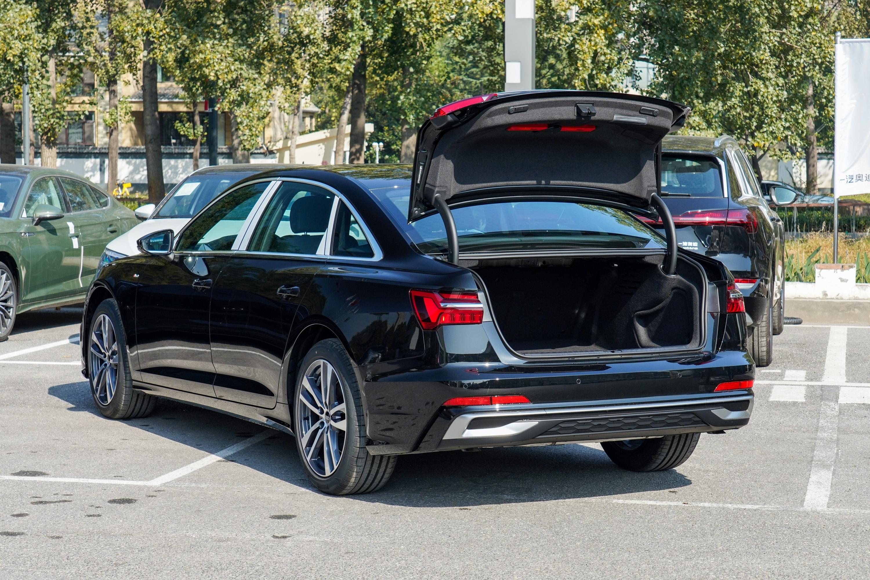 【奥迪A6L40 TFSI 豪华动感型后备厢开启45度侧拍图片-汽车图片大全】-易车