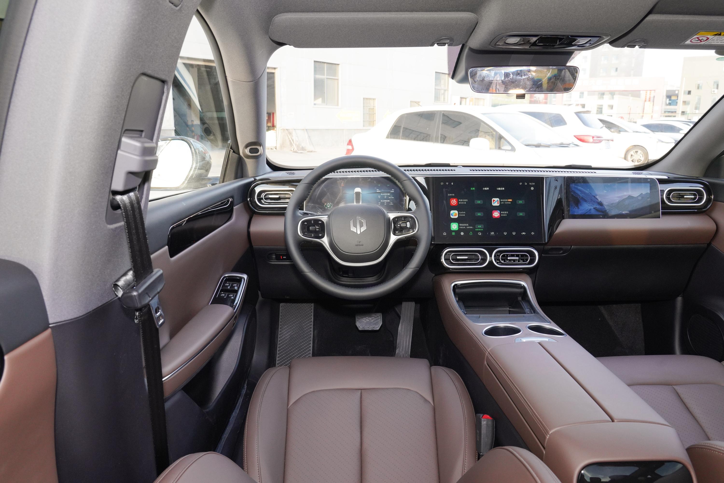 【零跑C01增程版 1.5L 316km 舒享版驾驶位区域图片-汽车图片大全】-易车