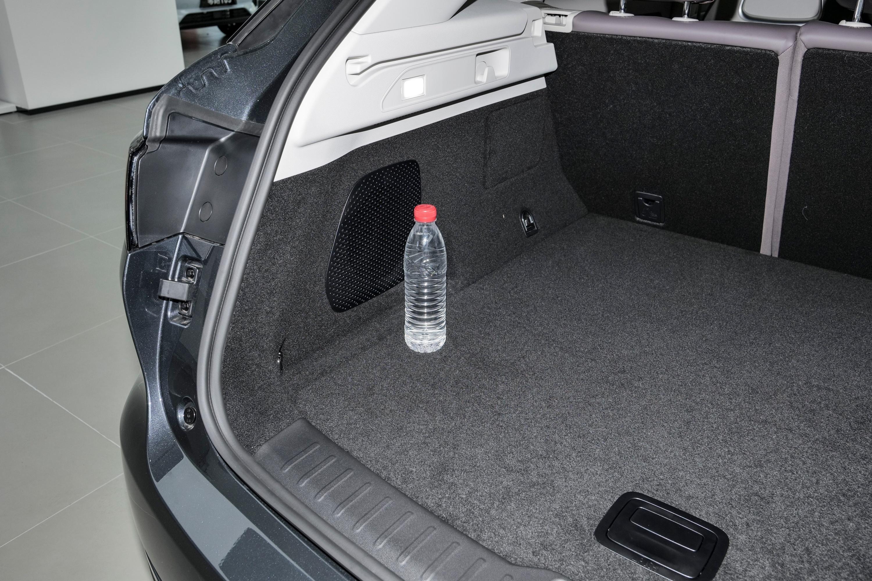 【零跑C11 增程版200km 200舒享版后备厢图片-汽车图片大全】-易车