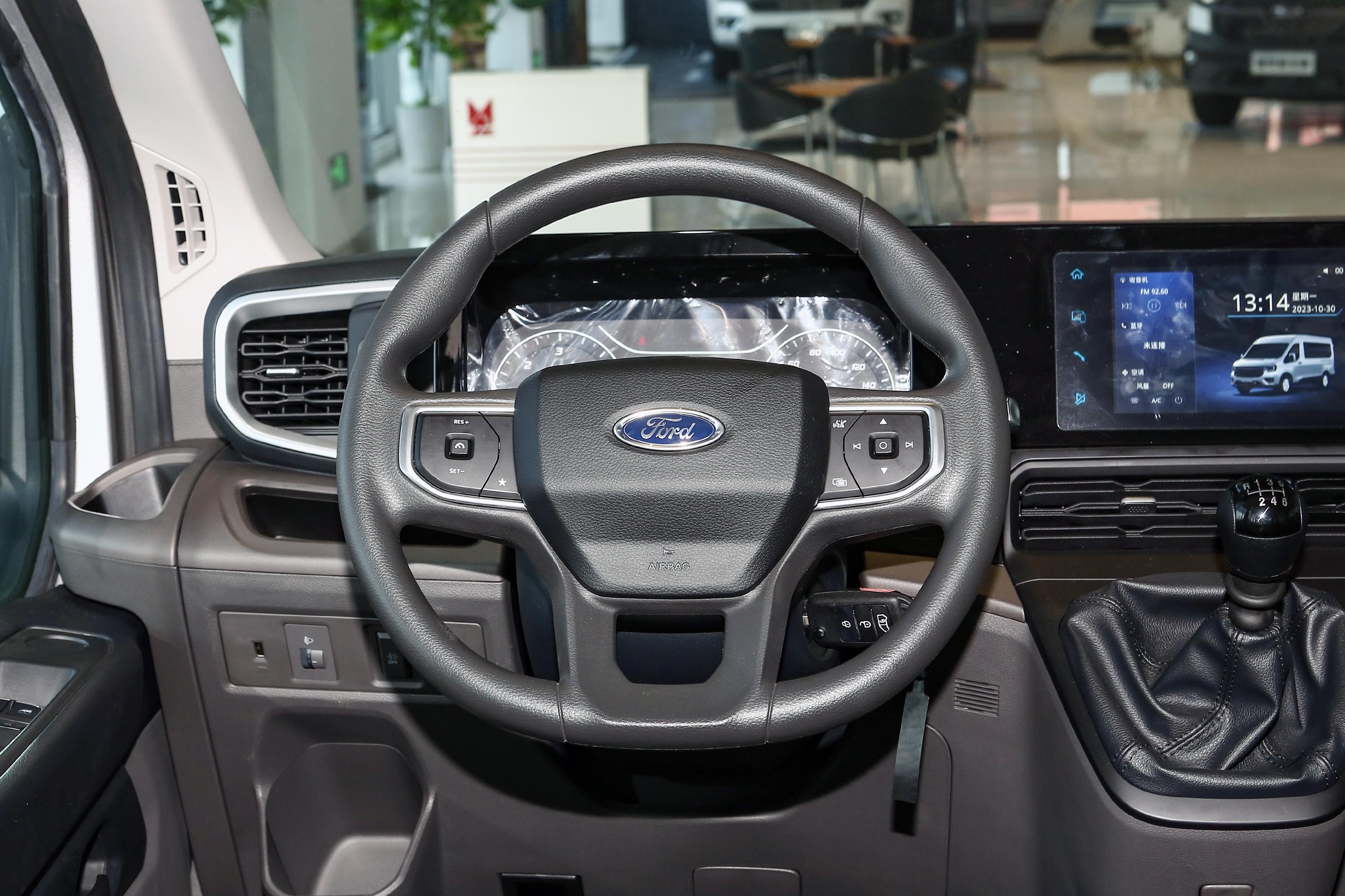 【全顺T82.0T 手动短轴中顶多功能版 6座(3+3)方向盘图片-汽车图片大全】-易车