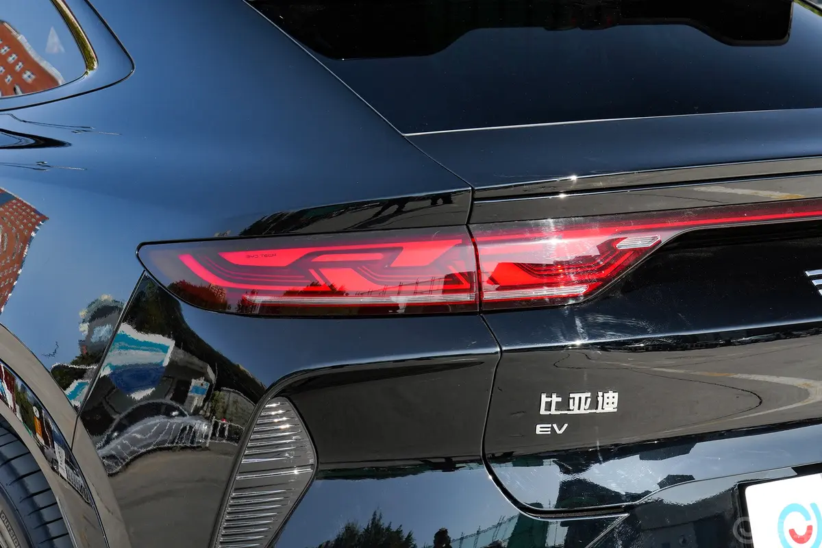 【宋L EV550km 后驱卓越型尾灯侧45度俯拍图片-汽车图片大全】-易车