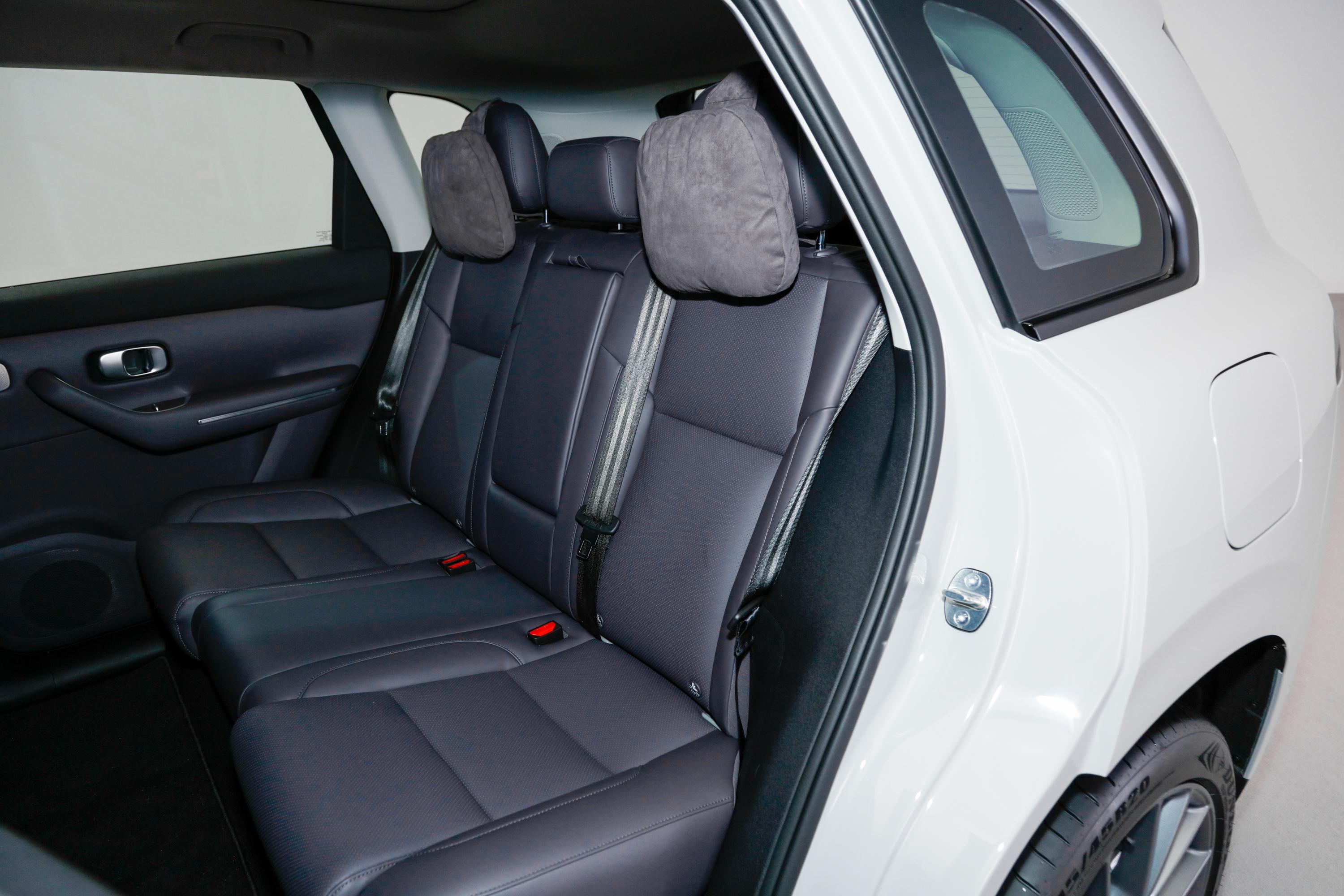 【零跑C10增程版 210km 210智驾版后排座椅图片-汽车图片大全】-易车