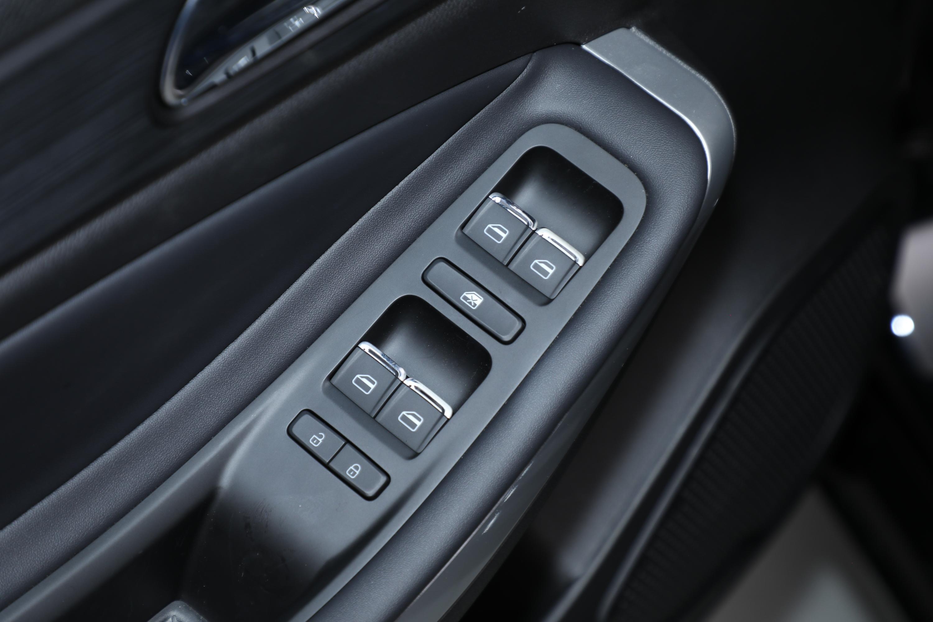 【艾瑞泽51.5L CVT风尚型车窗调节整体图片-汽车图片大全】-易车