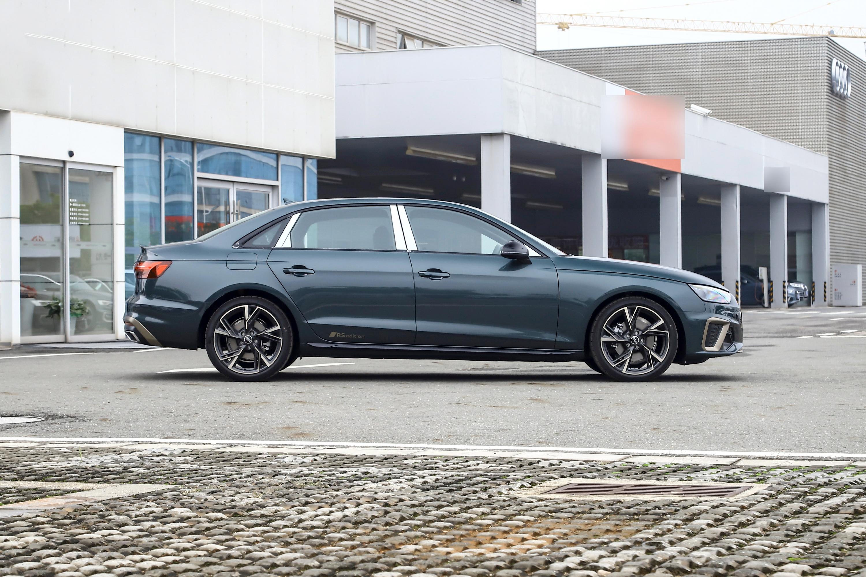 【奥迪A4L40 TFSI quattro RS套件燃速型正侧车头向右水平图片-汽车图片大全】-易车