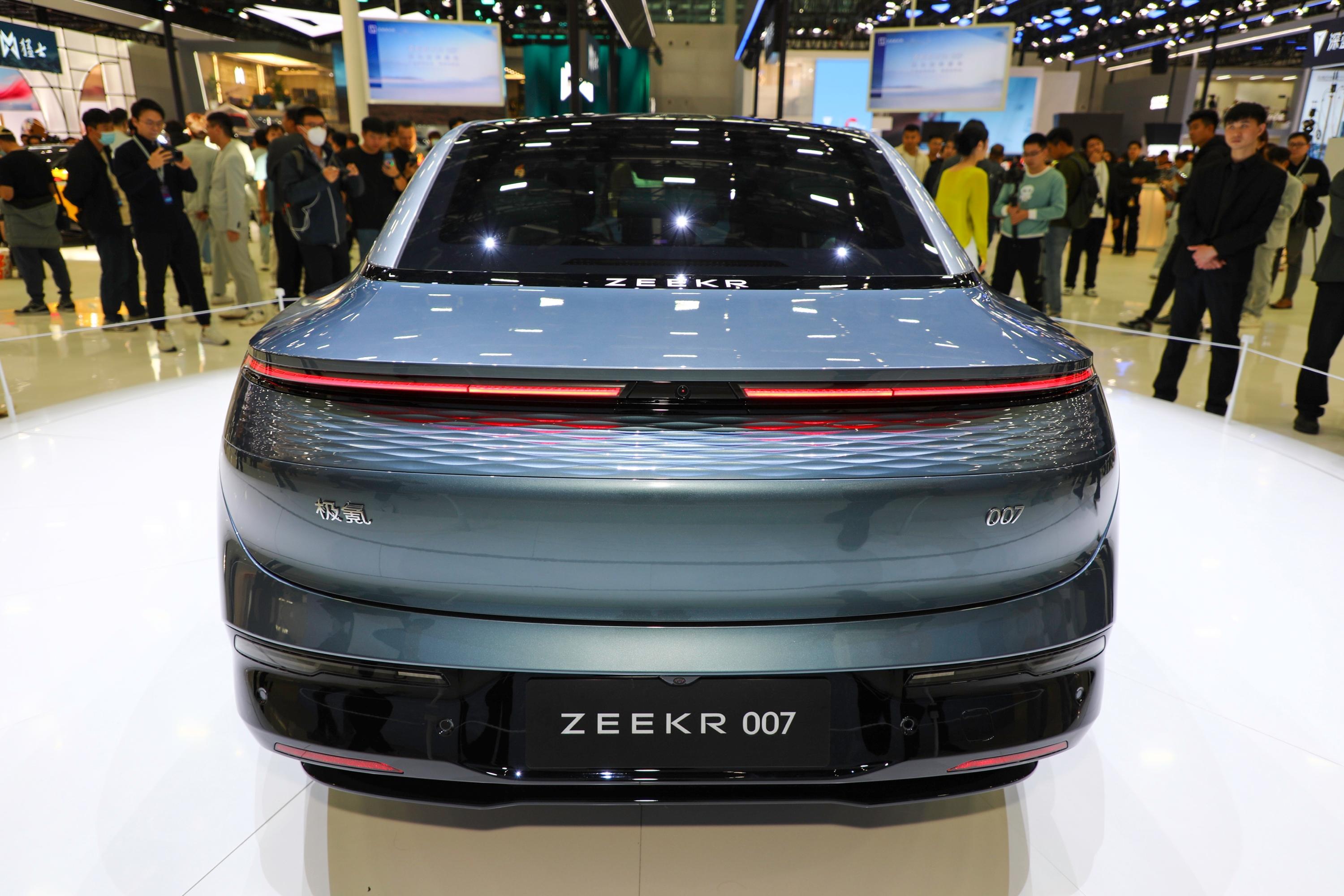 【ZEEKR 007图片-汽车图片大全】-易车