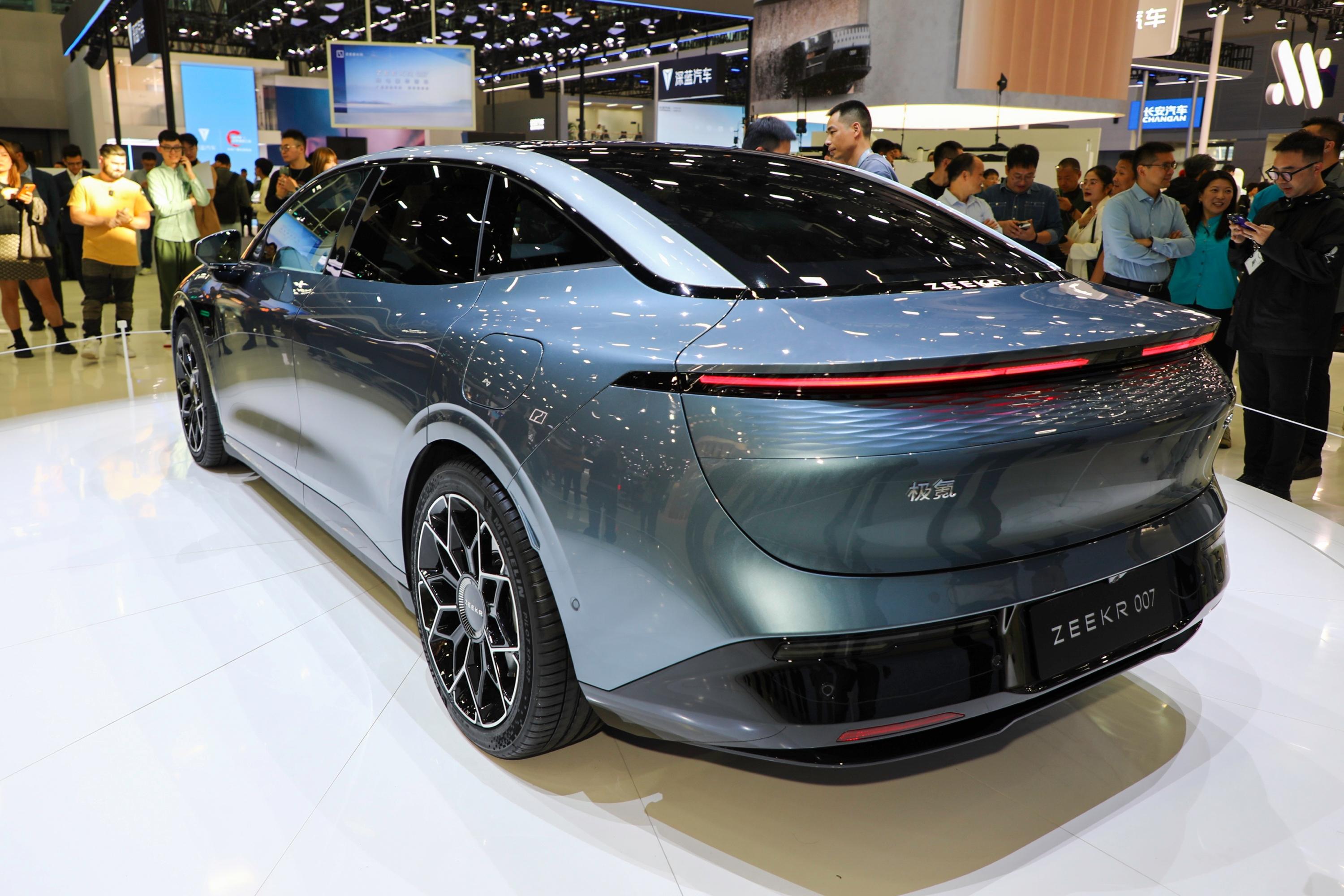 【ZEEKR 007图片-汽车图片大全】-易车