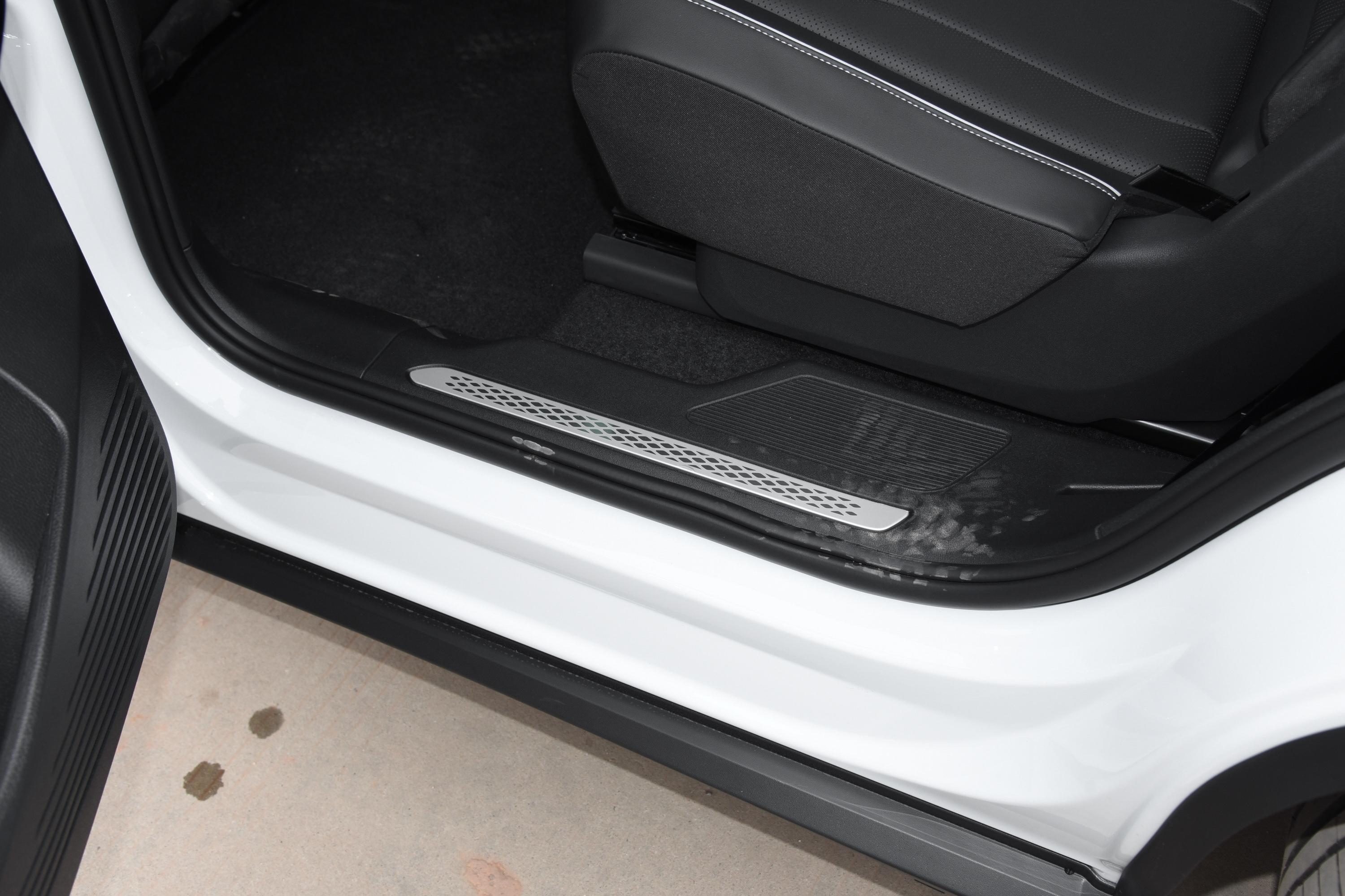 【ID.6 X升级款 460km 纯净版 7座后排空间图片-汽车图片大全】-易车