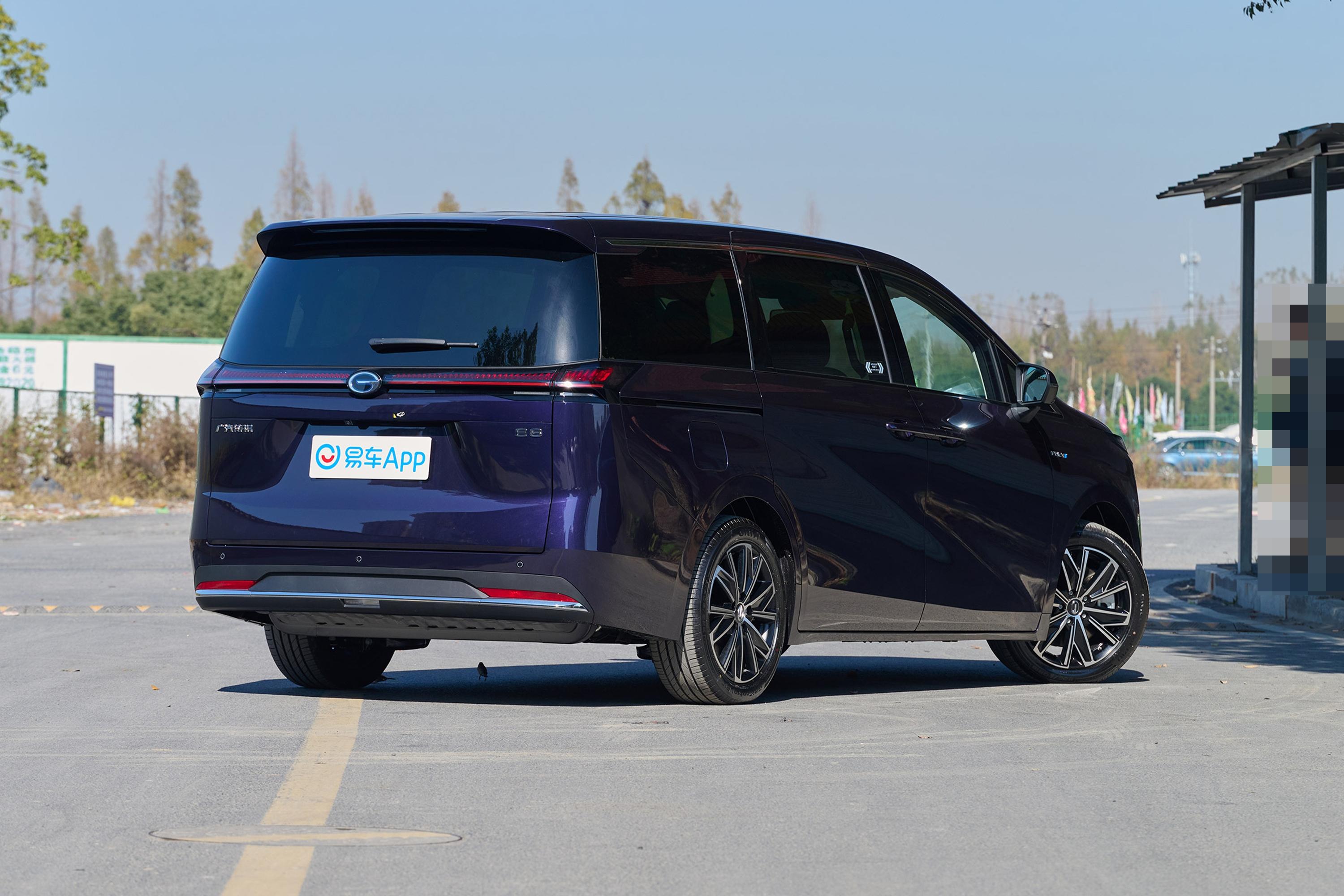 【传祺E8新能源2.0L 150km MAX侧后45度车头向右水平图片-汽车图片大全】-易车