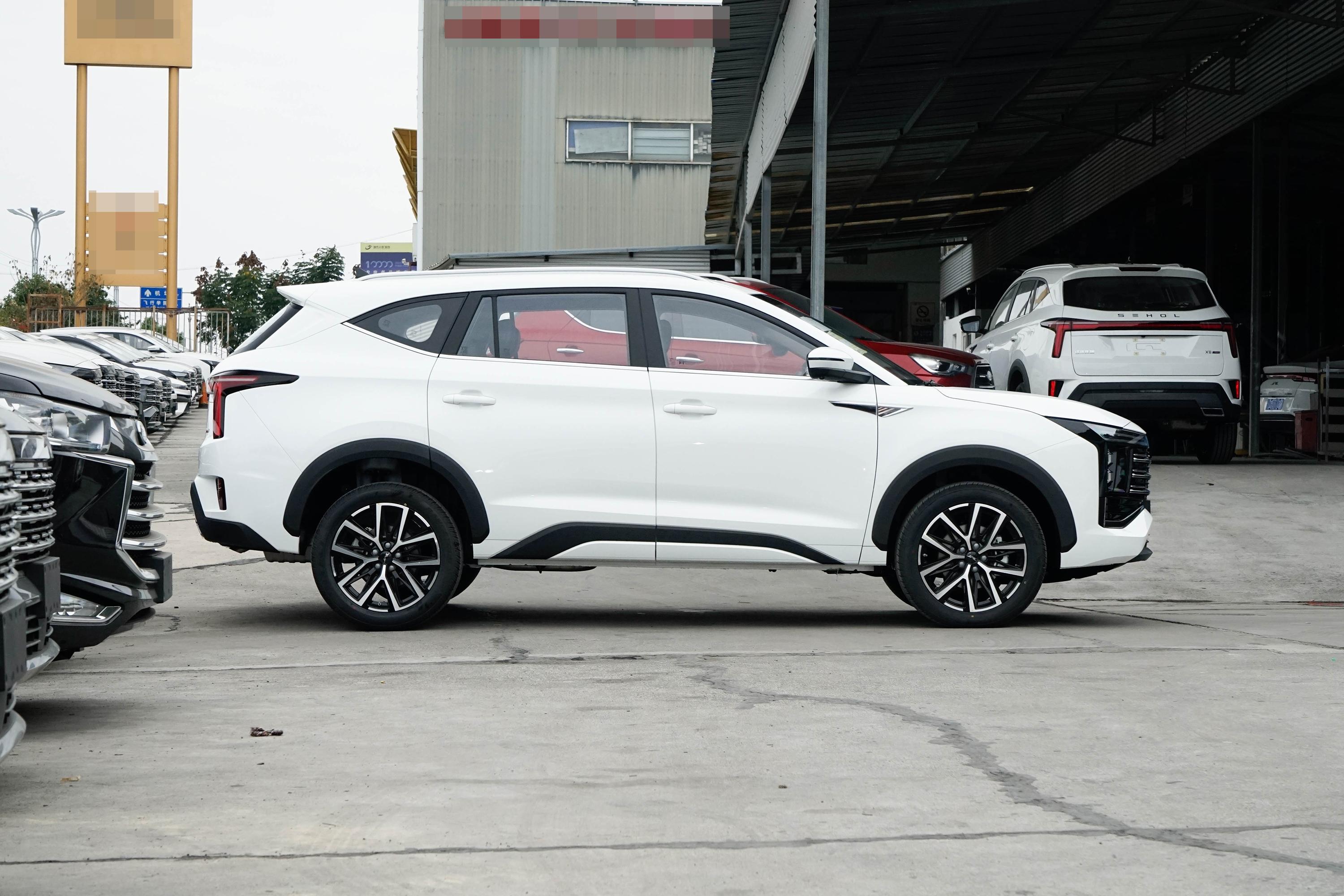 【江淮X8 PLUS1.5T 双离合智享版 7座正侧车头向右水平图片-汽车图片大全】-易车