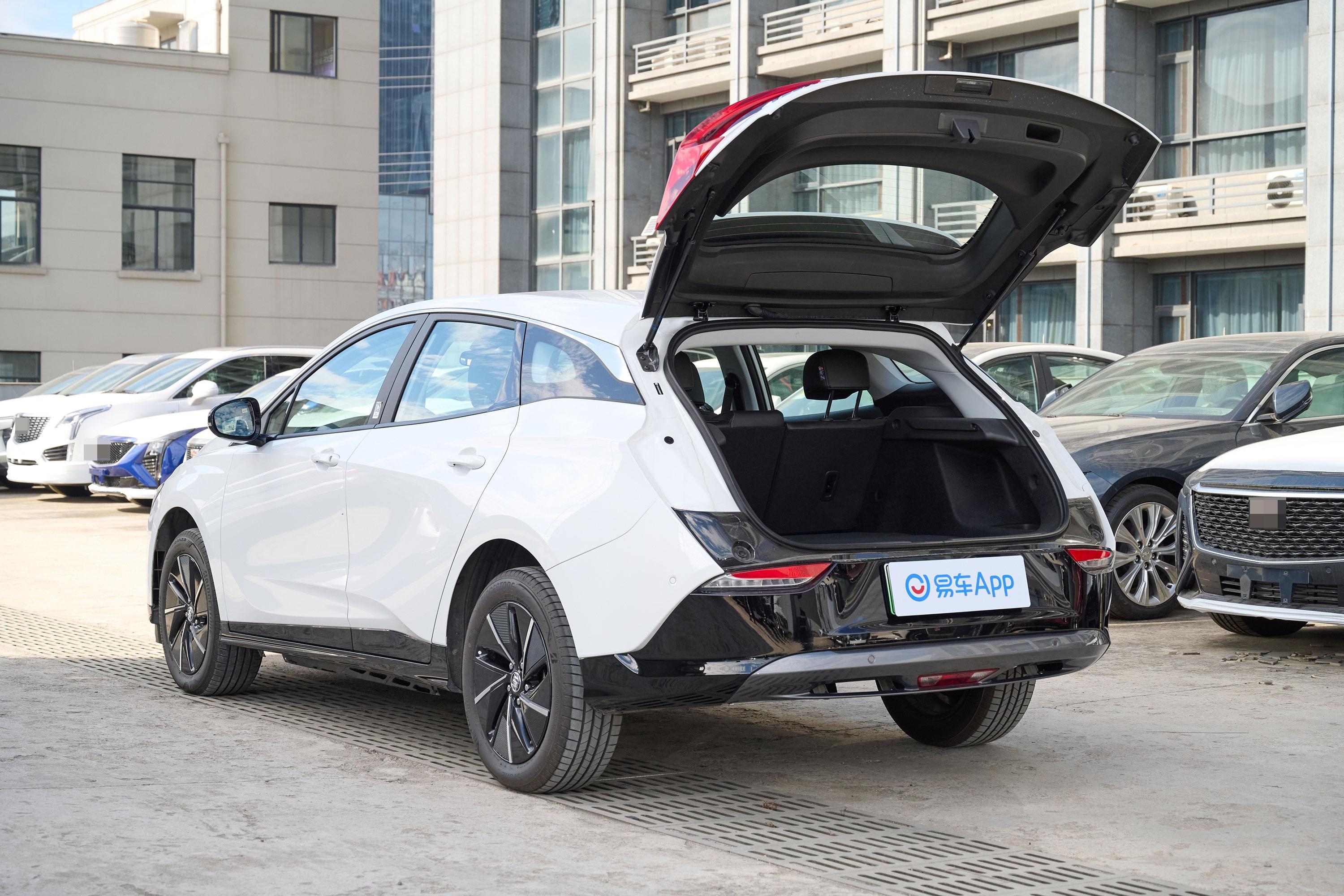 【微蓝VELITE 6 纯电动430km 舒享版后备厢开启45度侧拍图片-汽车图片大全】-易车