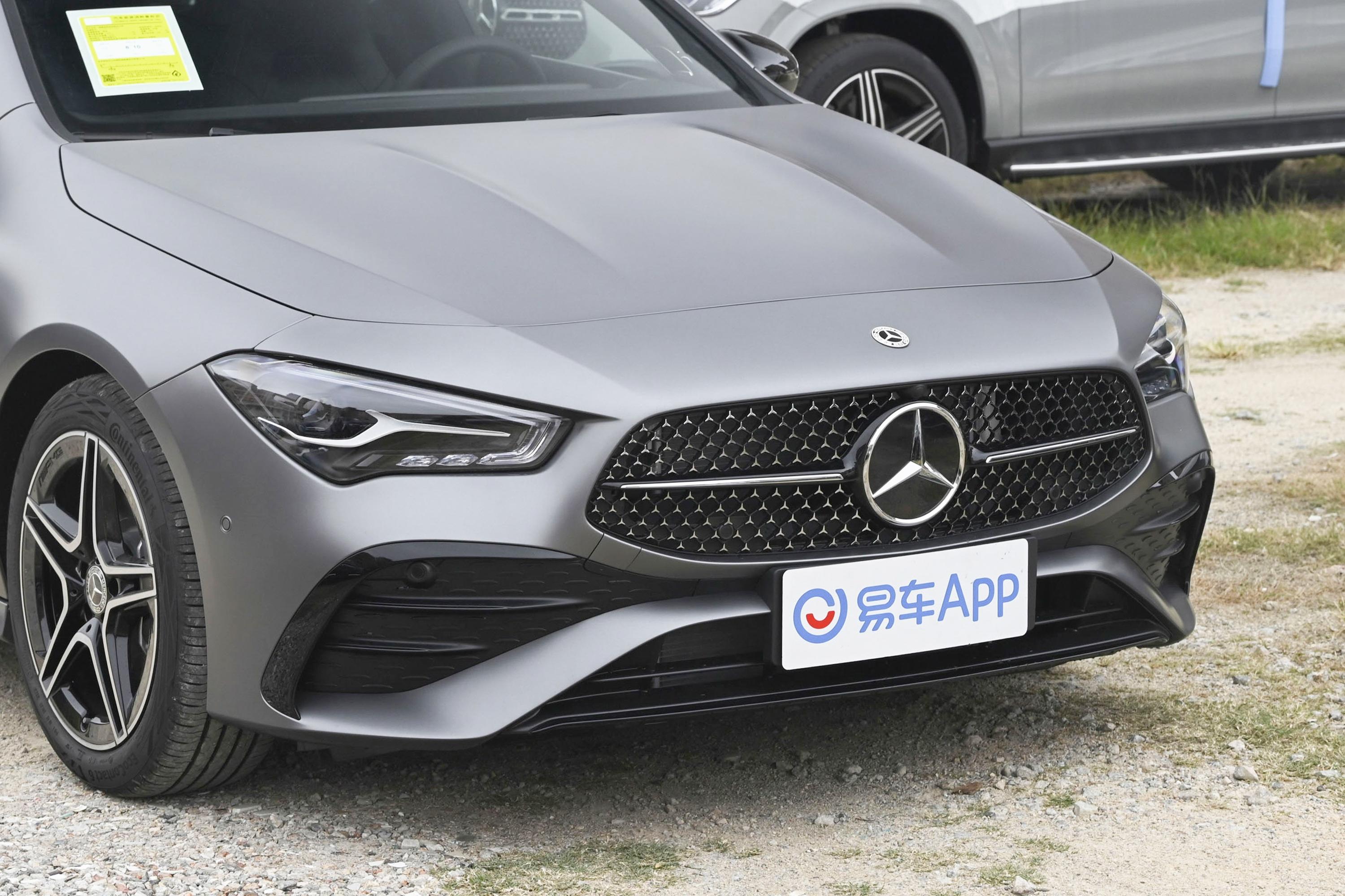 【奔驰CLA级CLA 260 4MATIC 五门猎跑车前格栅侧俯拍图片-汽车图片大全】-易车