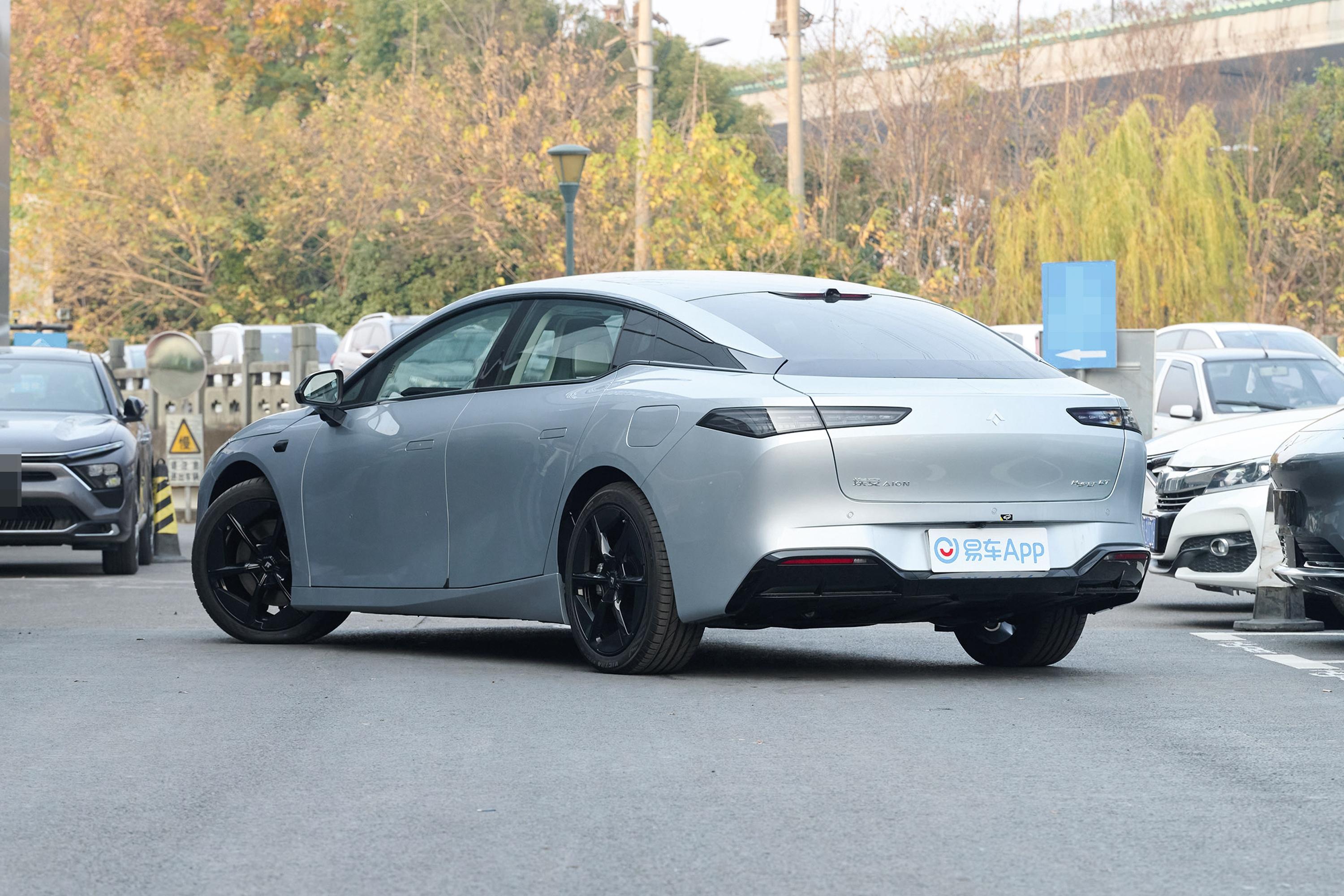 【昊铂GT710km 超充七翼版侧后45度车头向左水平图片-汽车图片大全】-易车