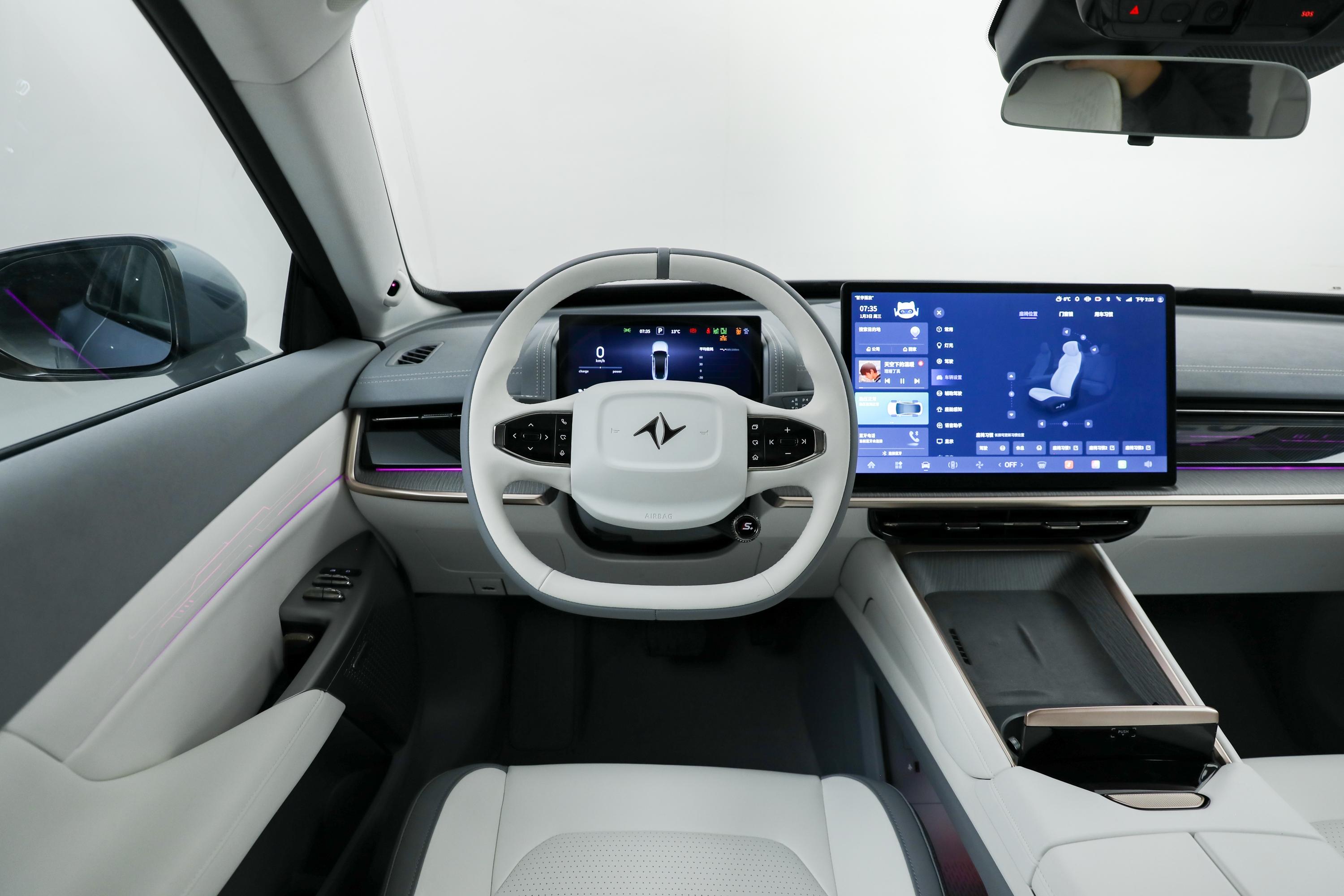 【eπ007纯电版 540km 四驱Max版驾驶位区域图片-汽车图片大全】-易车