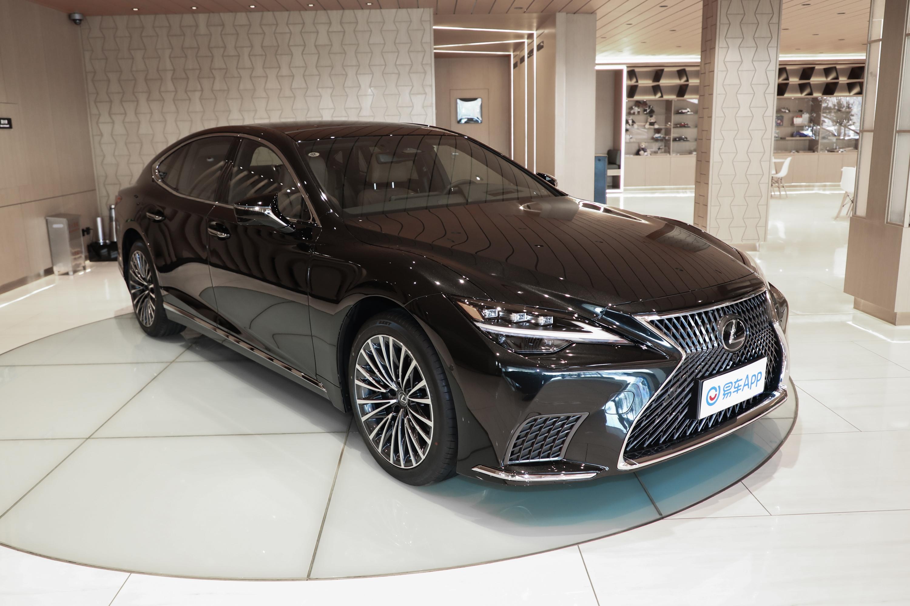 【雷克萨斯LS500h 行政版侧前45度车头向右水平图片-汽车图片大全】-易车