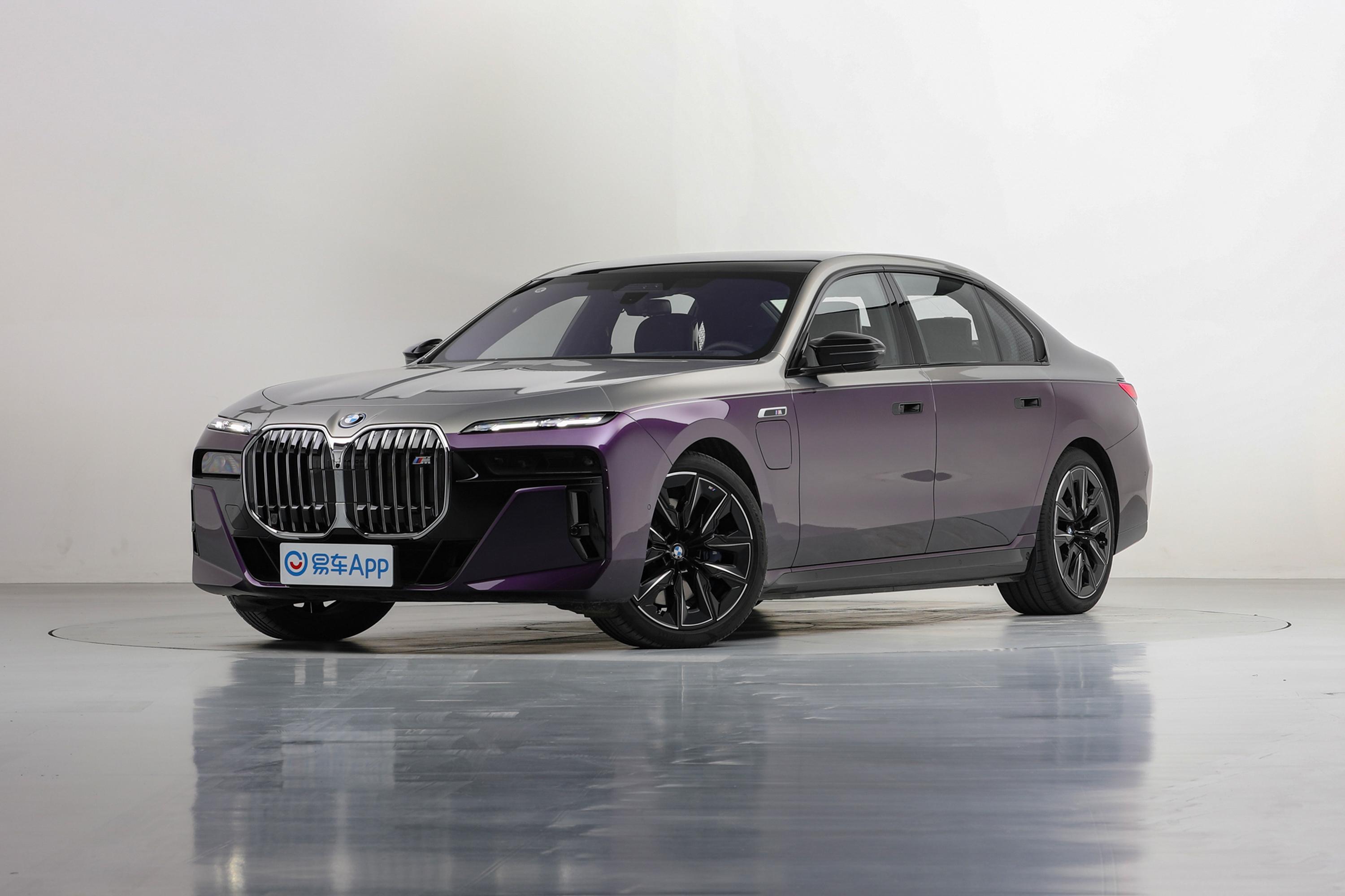 【宝马7系 插电混动M760Le侧前45度车头向左水平图片-汽车图片大全】-易车