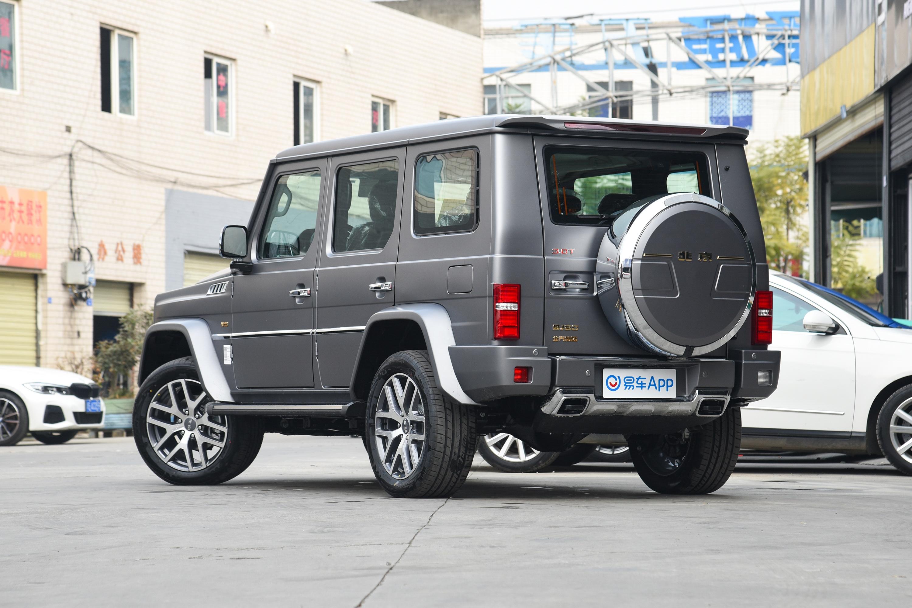 【北京越野BJ803.0T 至尊型侧后45度车头向左水平图片-汽车图片大全】-易车