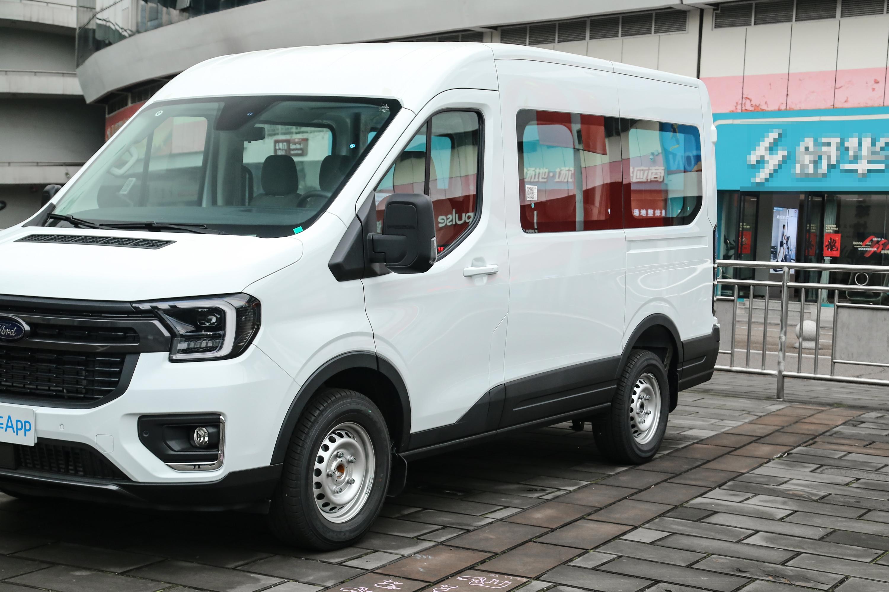 【全顺T82.3T 自动短轴中顶多功能版 6座(3+3)外观细节图片-汽车图片大全】-易车