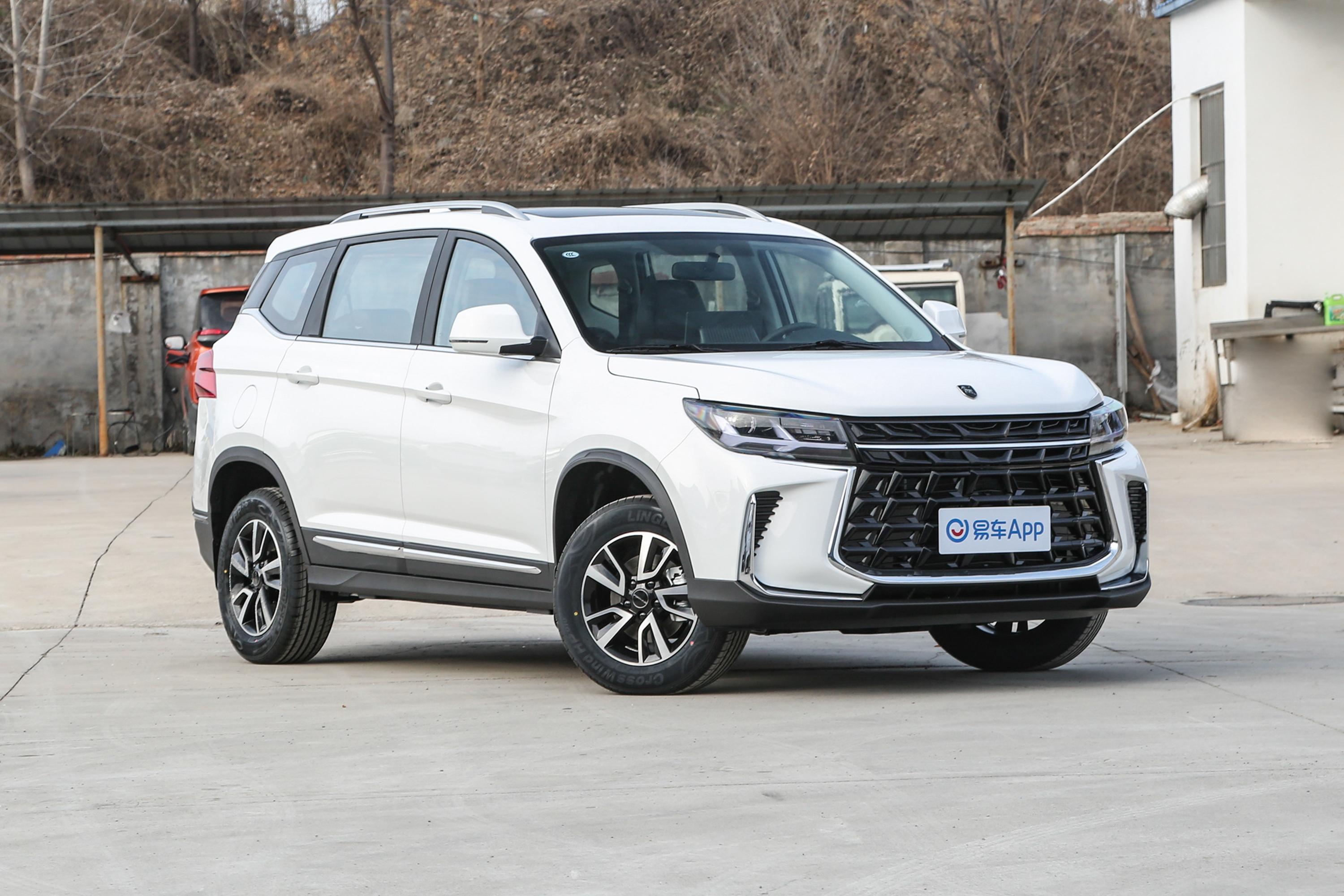 【风行T5盛世款 1.6L CVT圆梦版 5座侧前45度车头向右水平图片-汽车图片大全】-易车