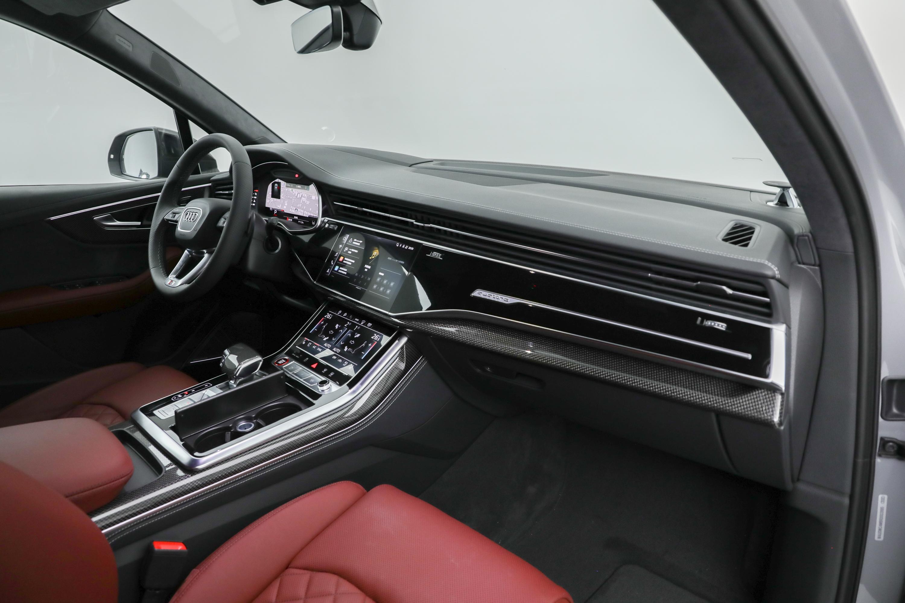 【奥迪SQ74.0T 暗夜骑士版内饰全景副驾方向图片-汽车图片大全】-易车