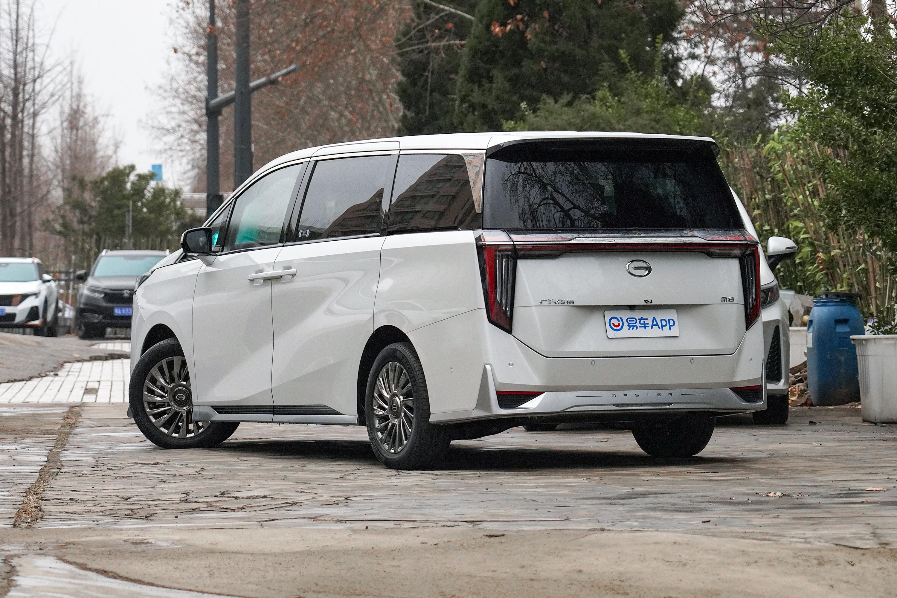 【传祺M8宗师系列 400T 先锋版 7座侧后45度车头向左水平图片-汽车图片大全】-易车