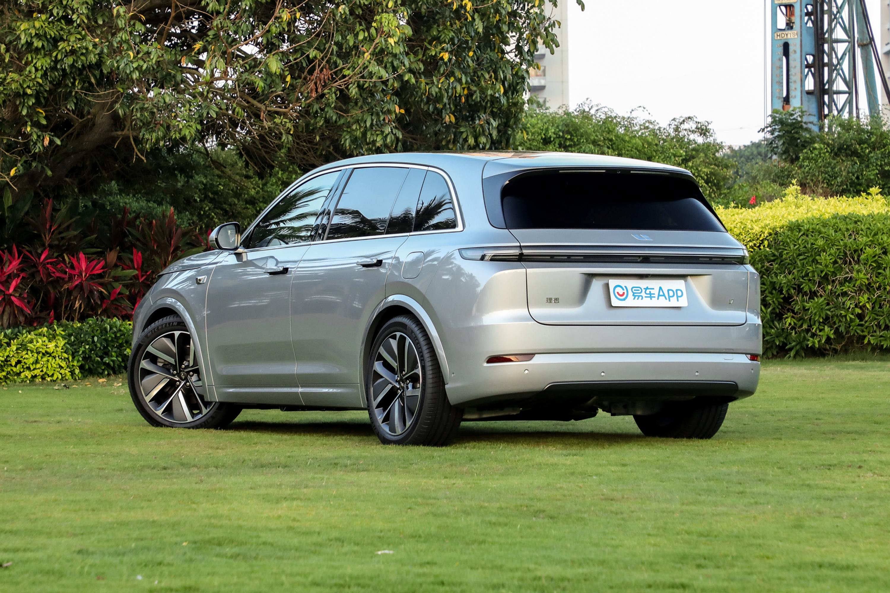 【理想L7L7 Ultra侧后45度车头向左水平图片-汽车图片大全】-易车