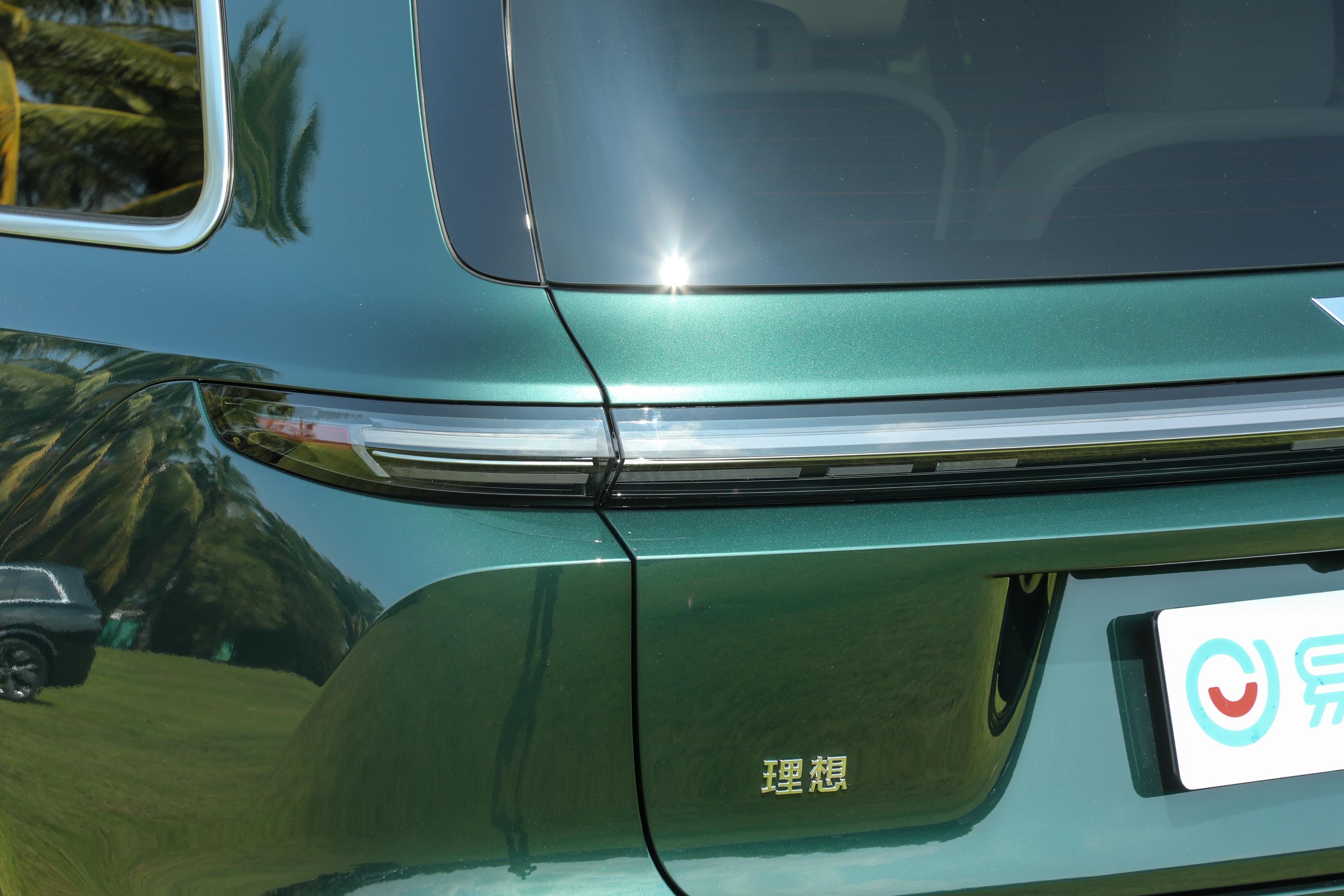 【理想L9L9 Ultra尾灯侧45度俯拍图片-汽车图片大全】-易车