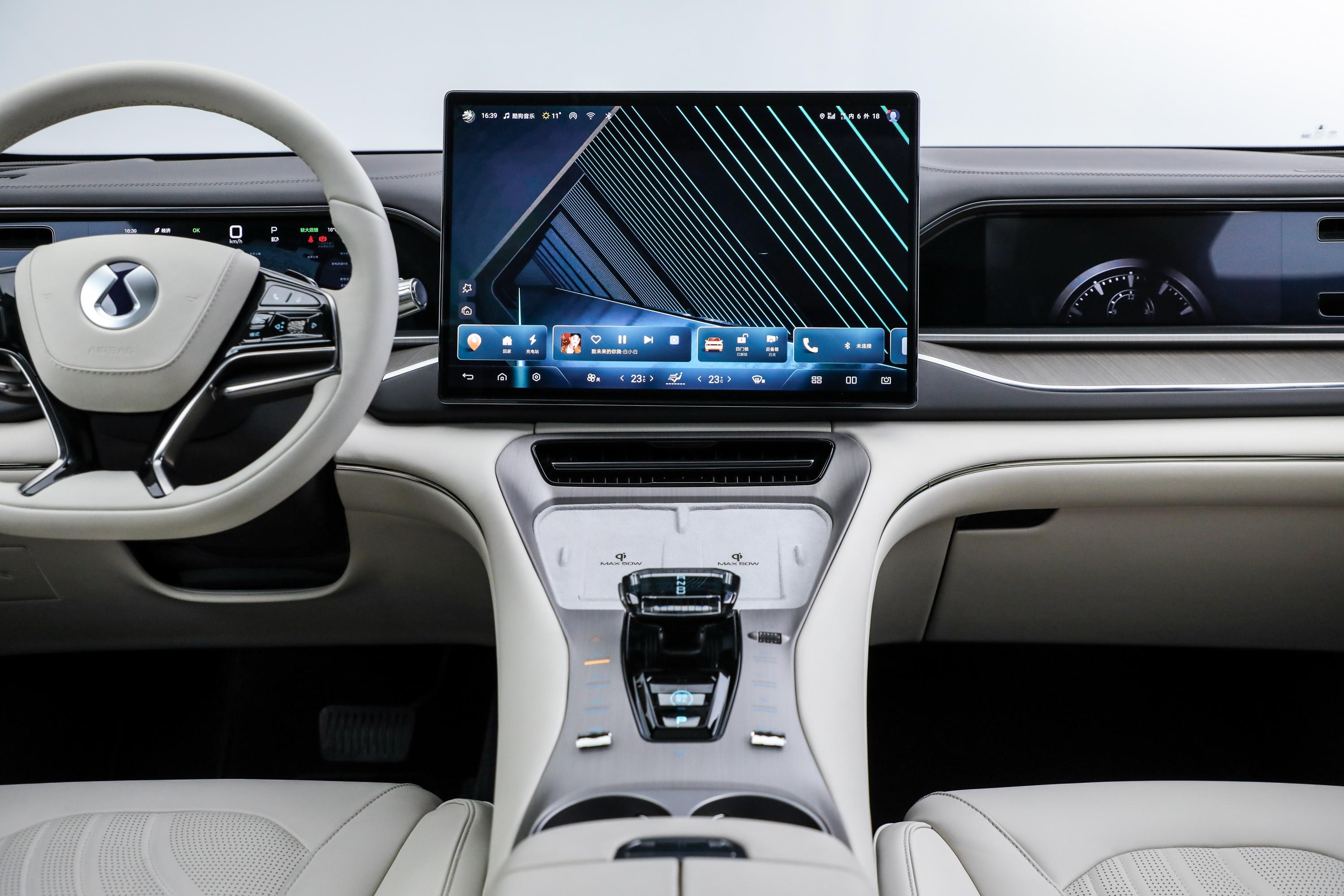 【腾势N7630km 四驱智驾Ultra版中控台整体图片-汽车图片大全】-易车
