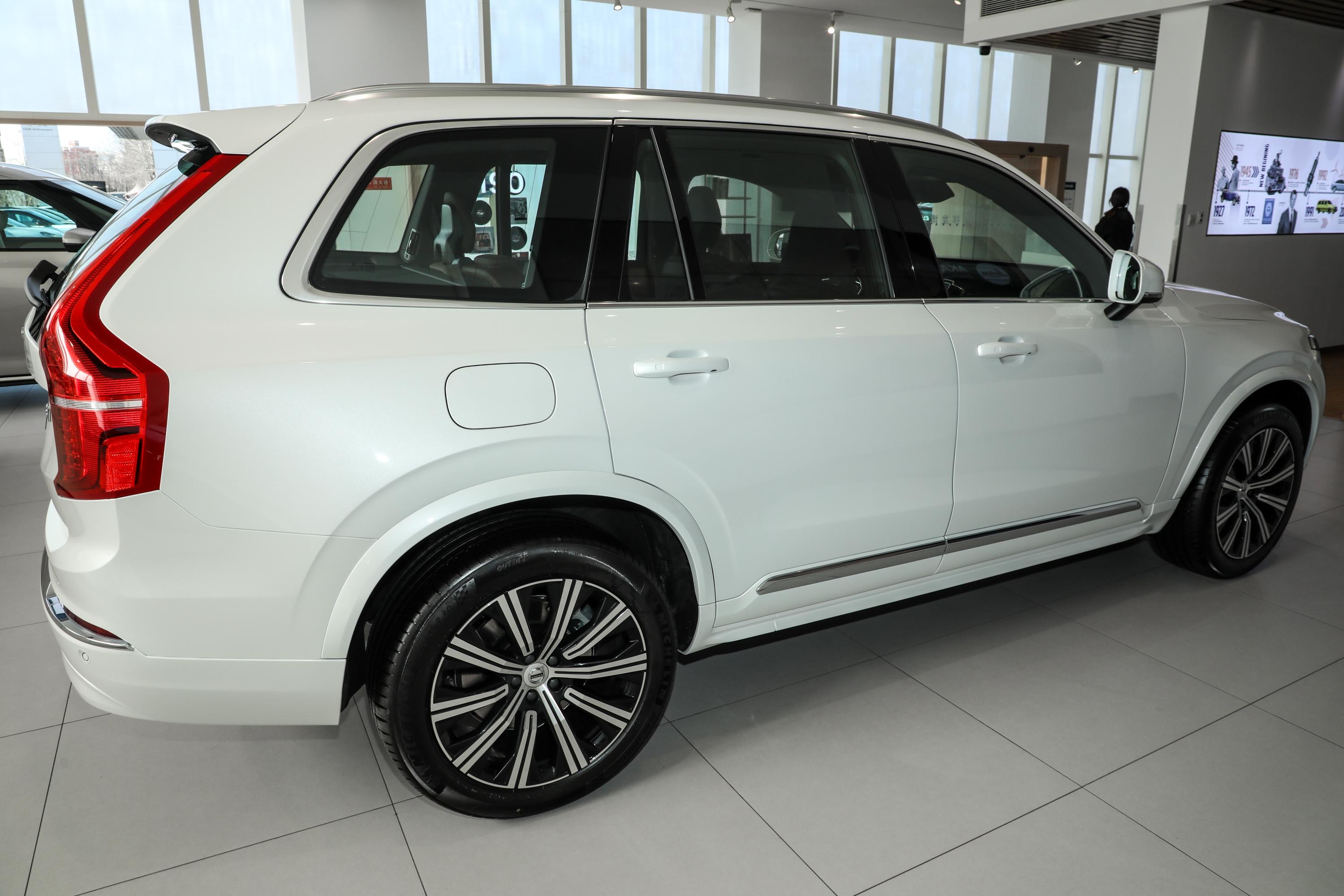 【沃尔沃XC90B6 智逸豪华版 7座正侧车头向右水平图片-汽车图片大全】-易车