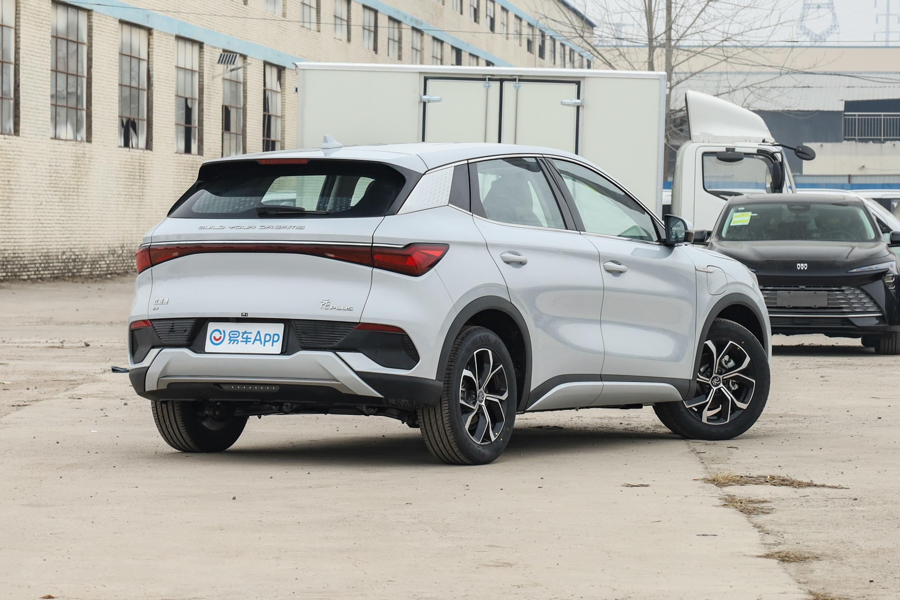 【元PLUS荣耀版 430km 领先型侧后45度车头向右水平图片-汽车图片大全】-易车