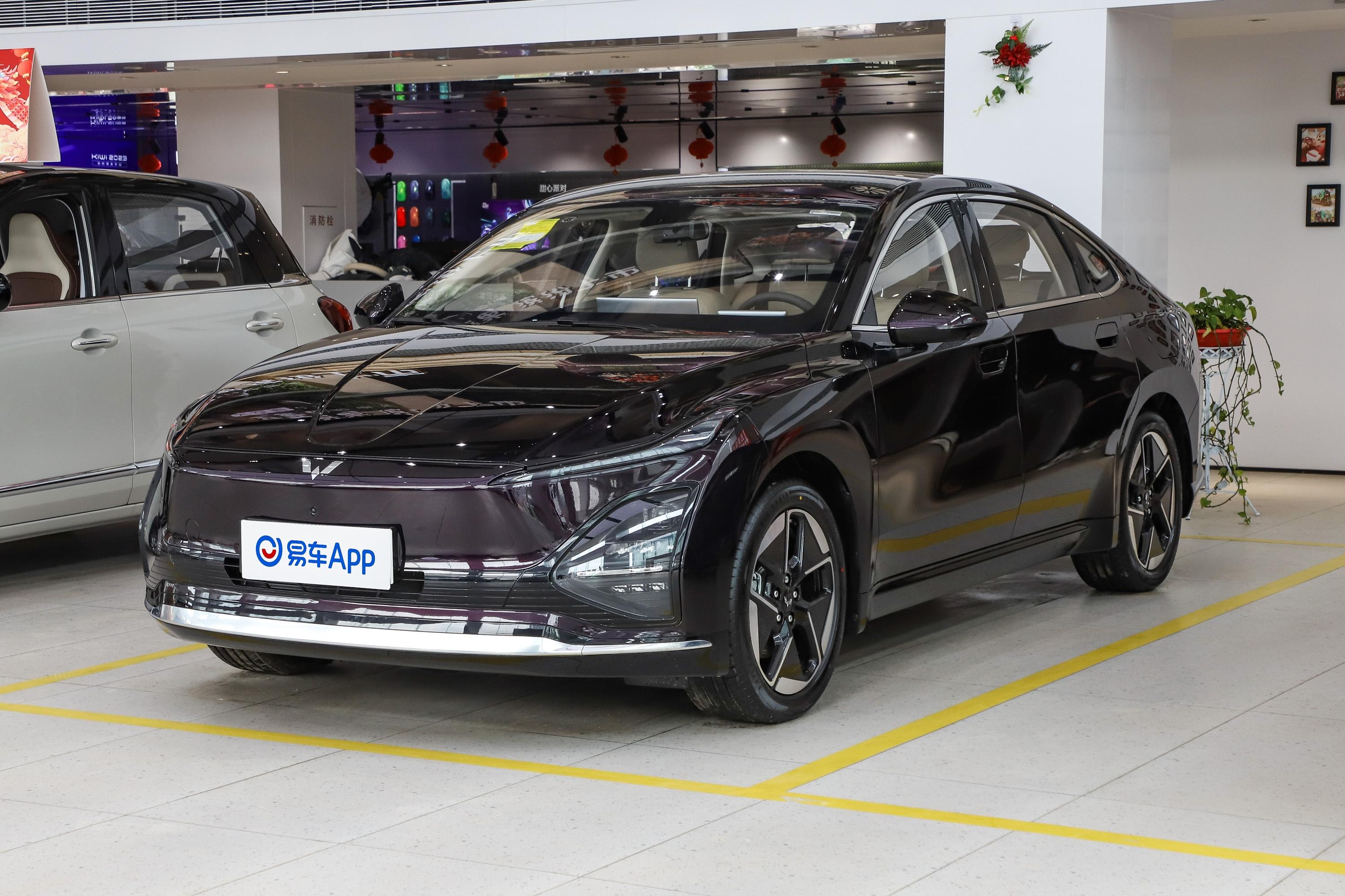 【五菱星光共创版·纯电 510km 100kW侧前45度车头向左水平图片-汽车图片大全】-易车