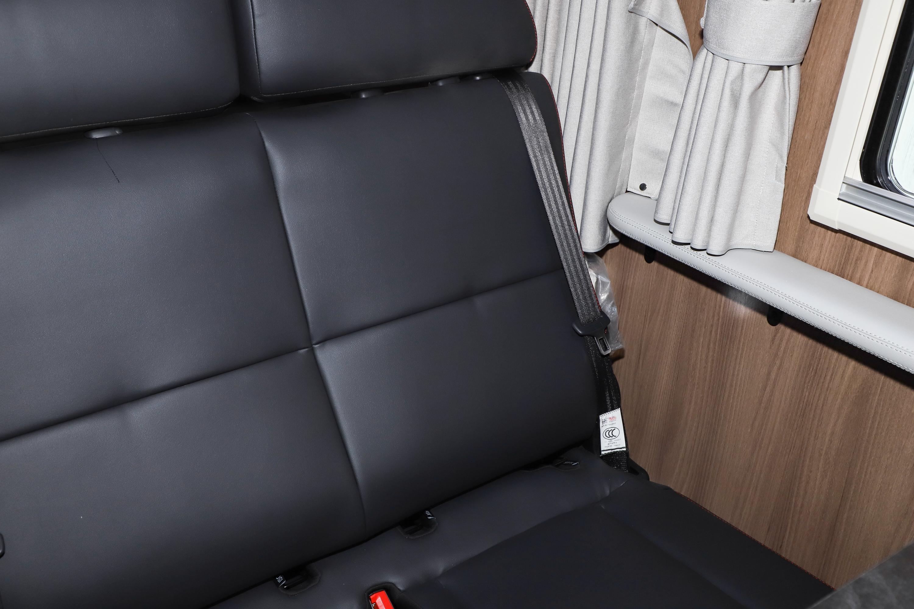 【探索家·星际H2.0T 纵横版 4座后排空间图片-汽车图片大全】-易车