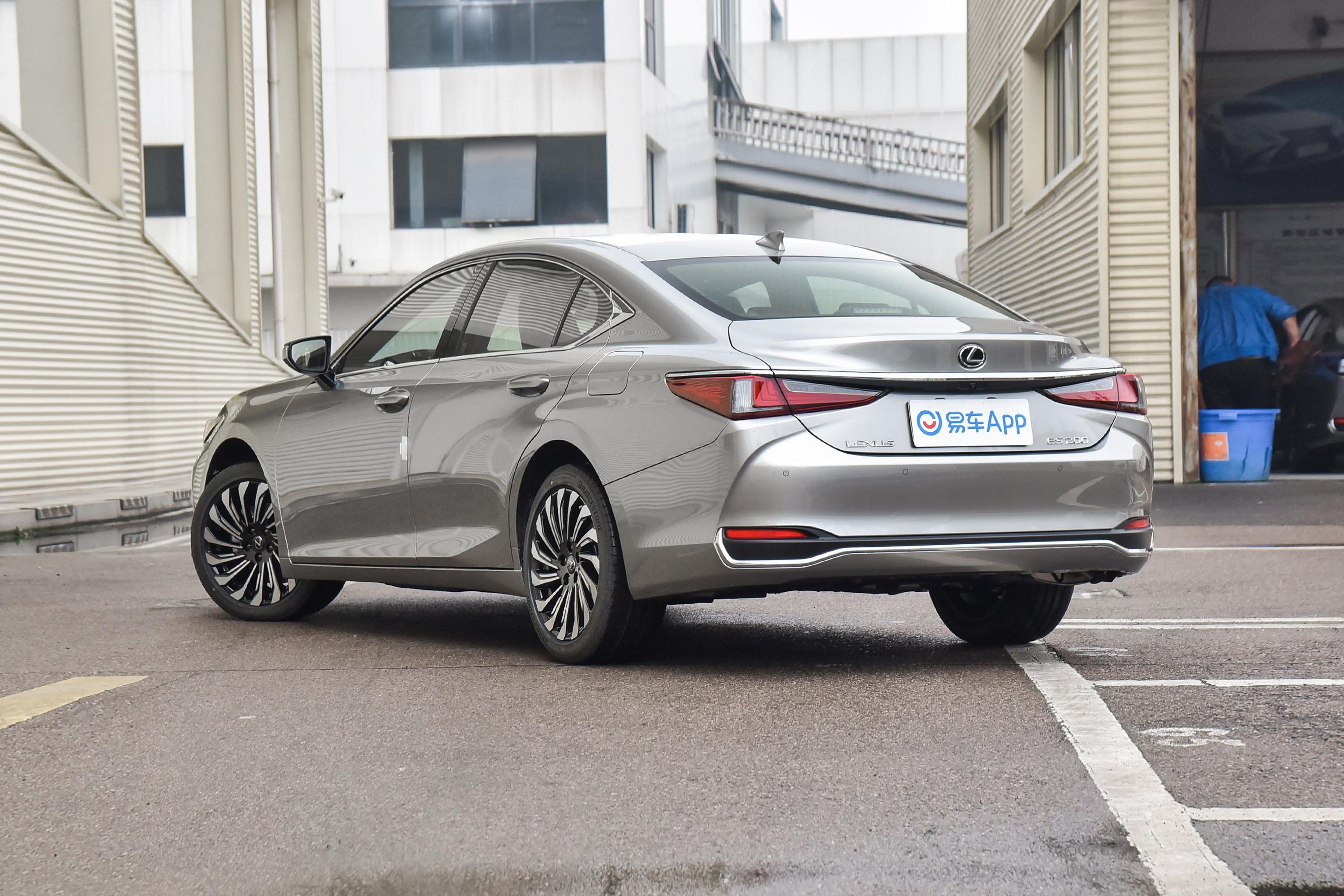 【雷克萨斯ES200 特别限定版侧后45度车头向左水平图片-汽车图片大全】-易车