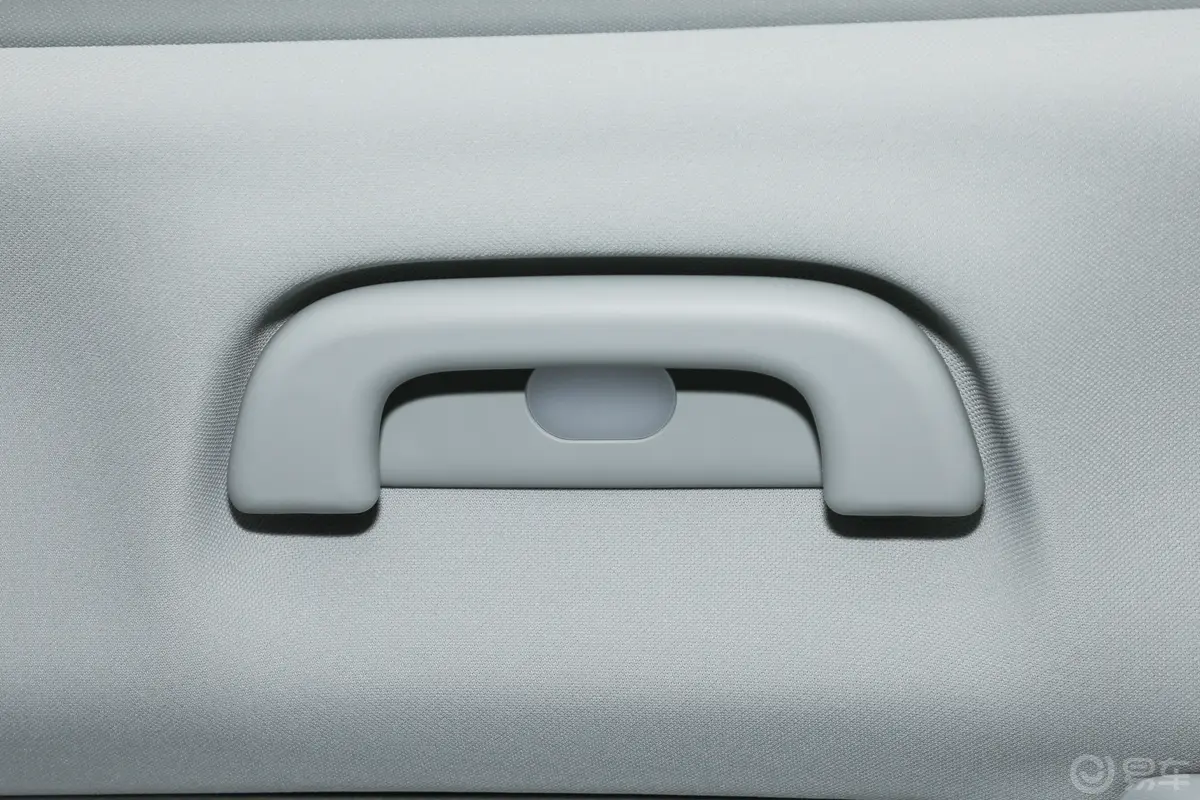 【零跑C10增程版 210km 210激光雷达版后排功能图片-汽车图片大全】-易车