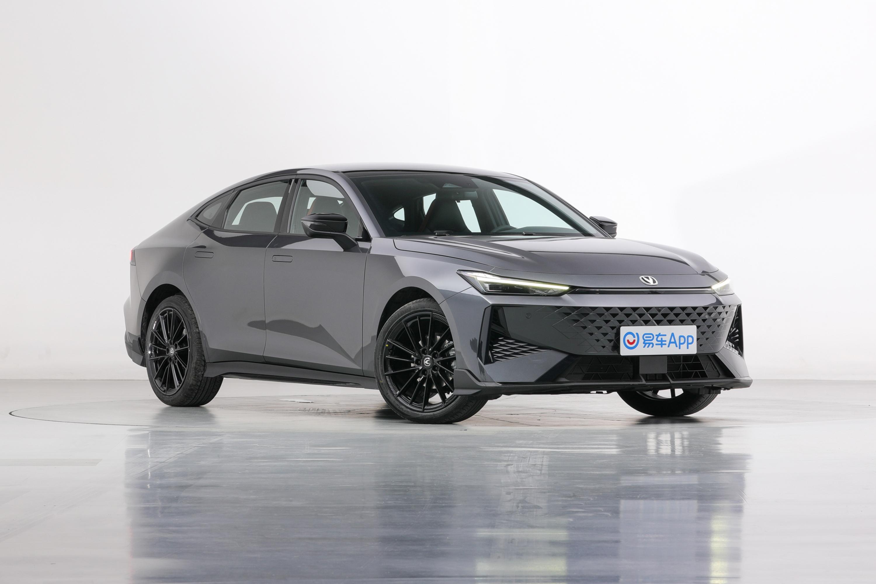 【长安UNI-V1.5T 尊贵运动型侧前45度车头向右水平图片-汽车图片大全】-易车