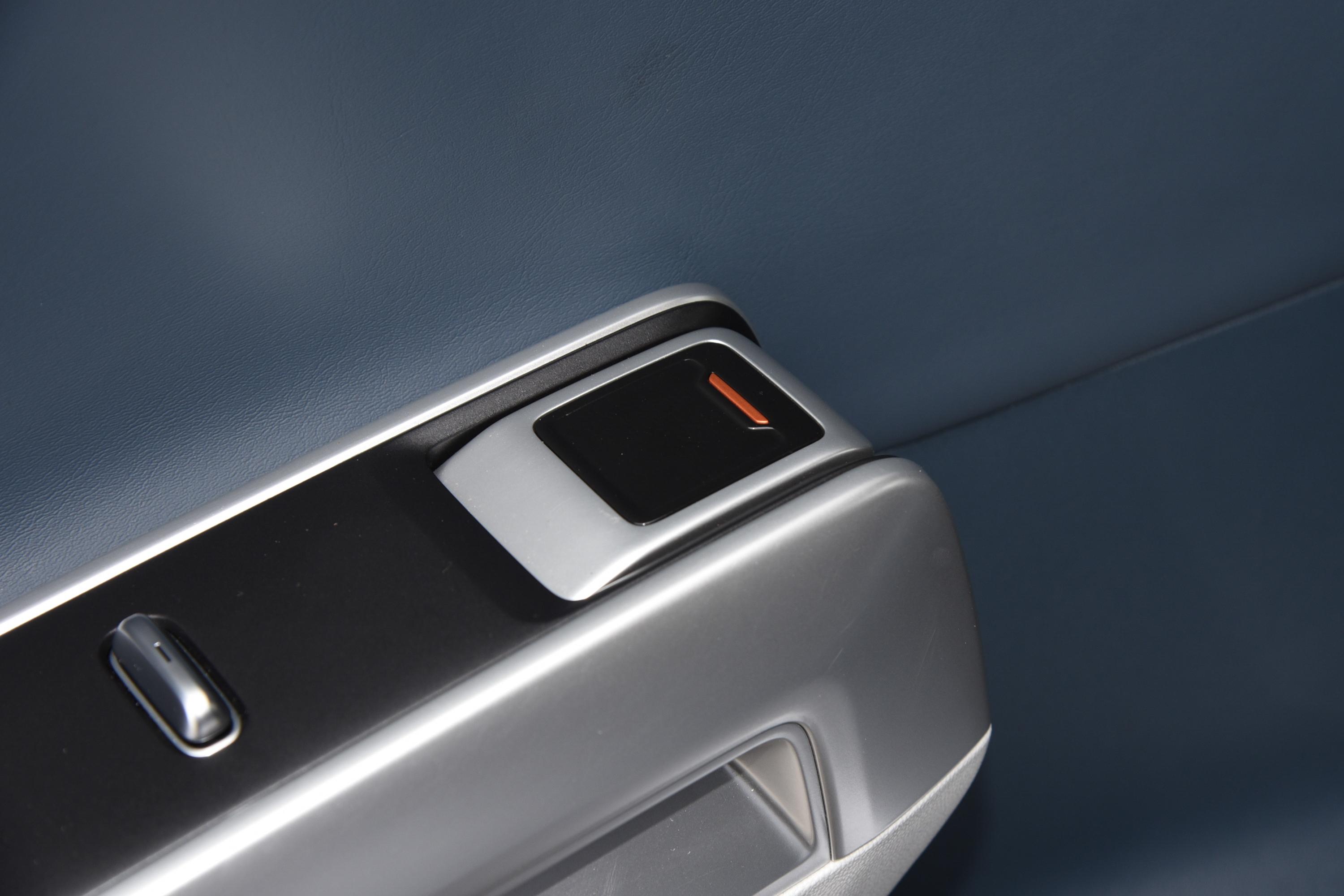 【深蓝G318174km 四驱空悬版后排功能图片-汽车图片大全】-易车