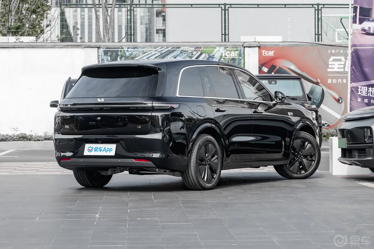 【理想L8L8 Max侧后45度车头向右水平图片-汽车图片大全】-易车
