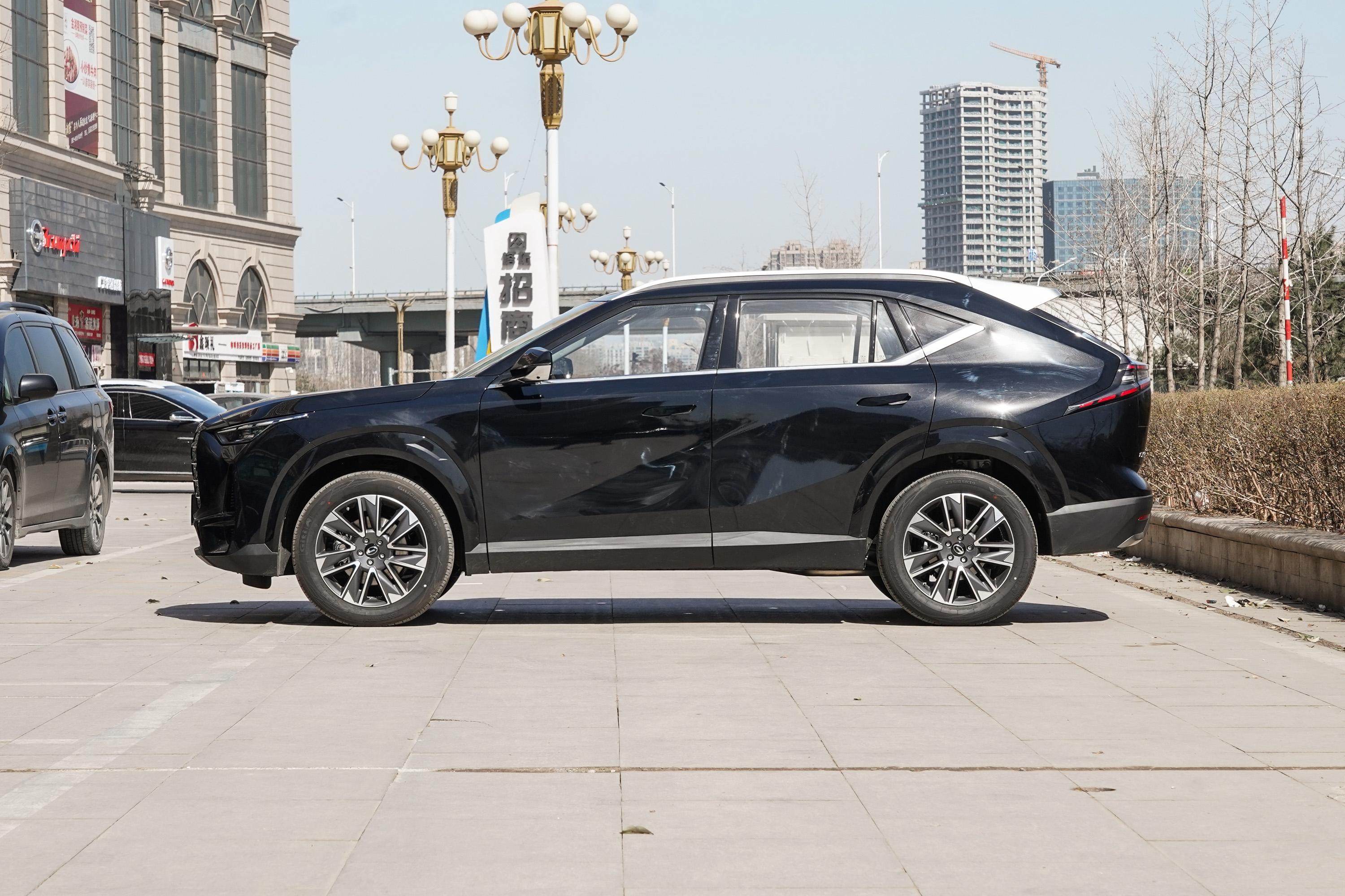 【传祺GS4MAX 1.5T 旗舰版正侧车头向左水平图片-汽车图片大全】-易车