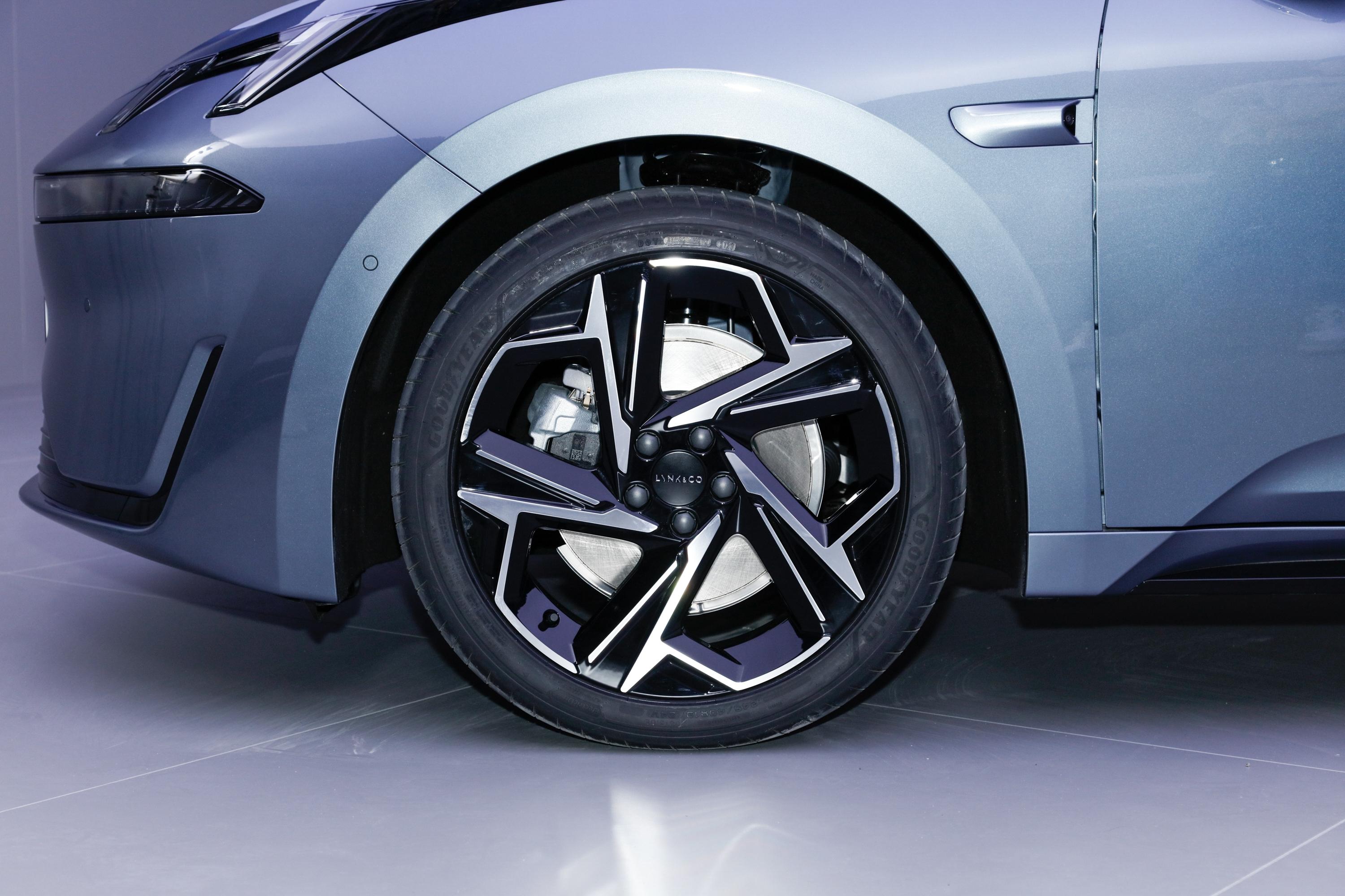 【领克07EM-P 1.5T 126km 长续航Halo前轮毂造型图片-汽车图片大全】-易车