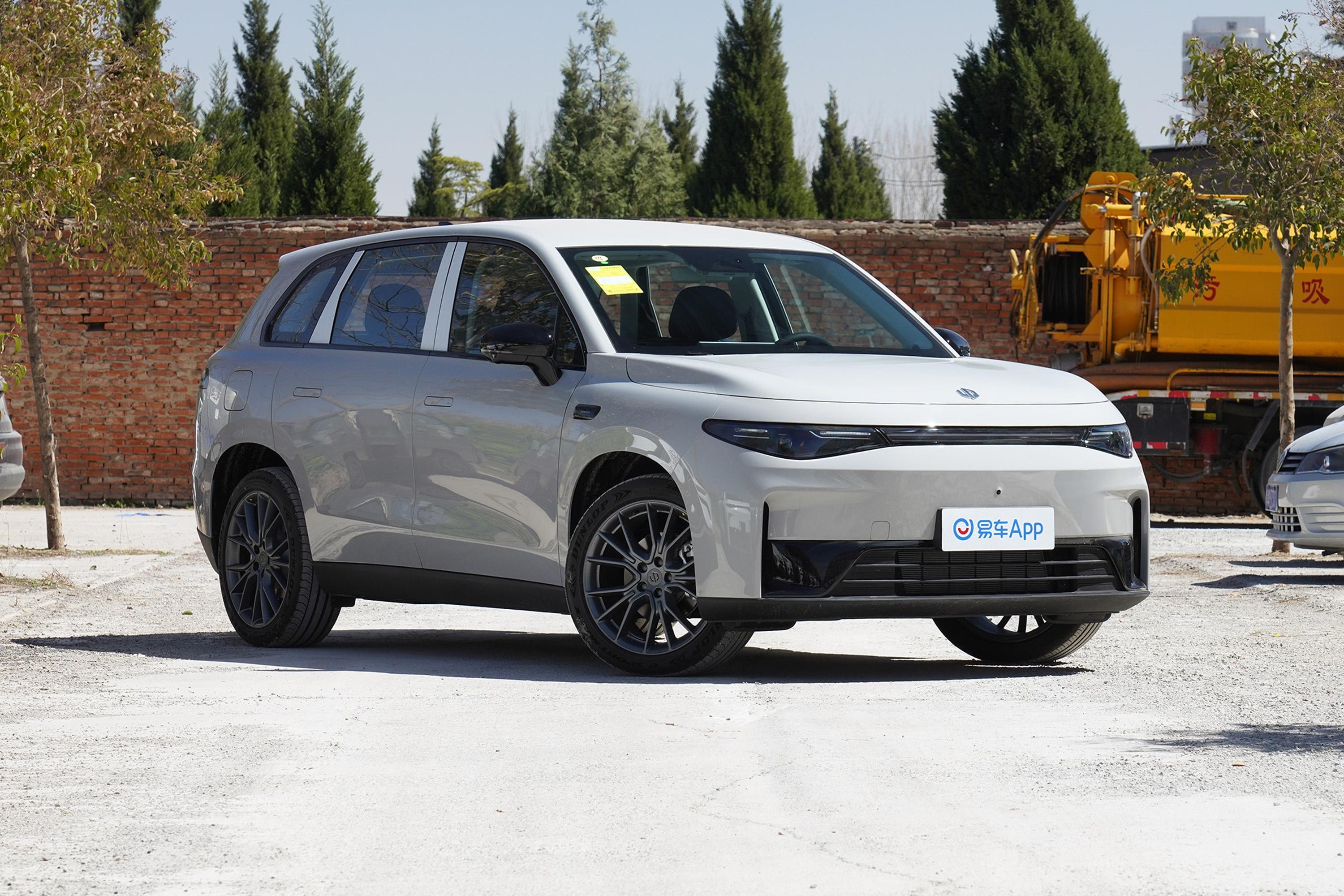 【零跑C10增程版 210km 210舒享版侧前45度车头向右水平图片-汽车图片大全】-易车