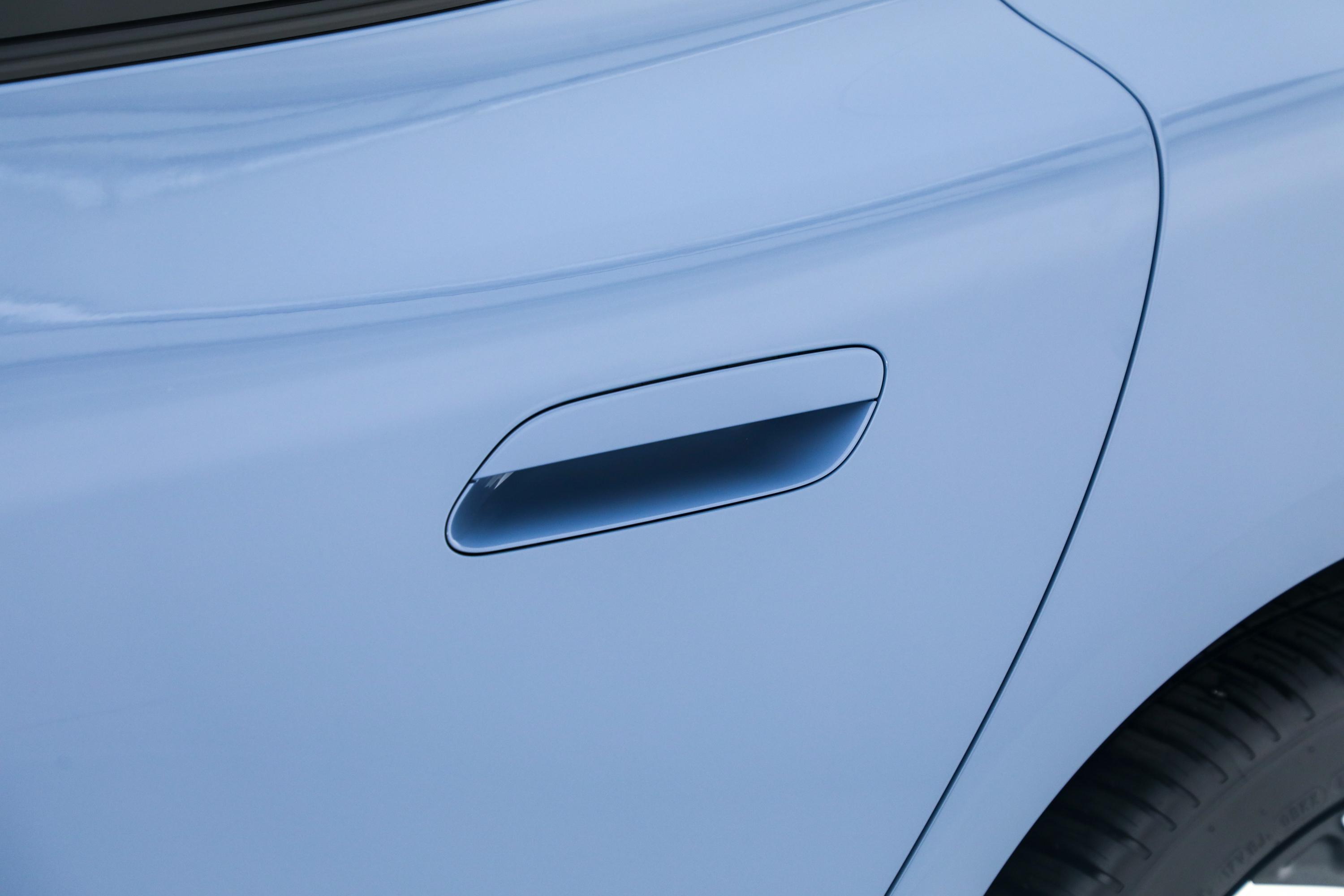 【小米SU7700km 后驱标准长续航智驾版驾驶员侧后门把手图片-汽车图片大全】-易车