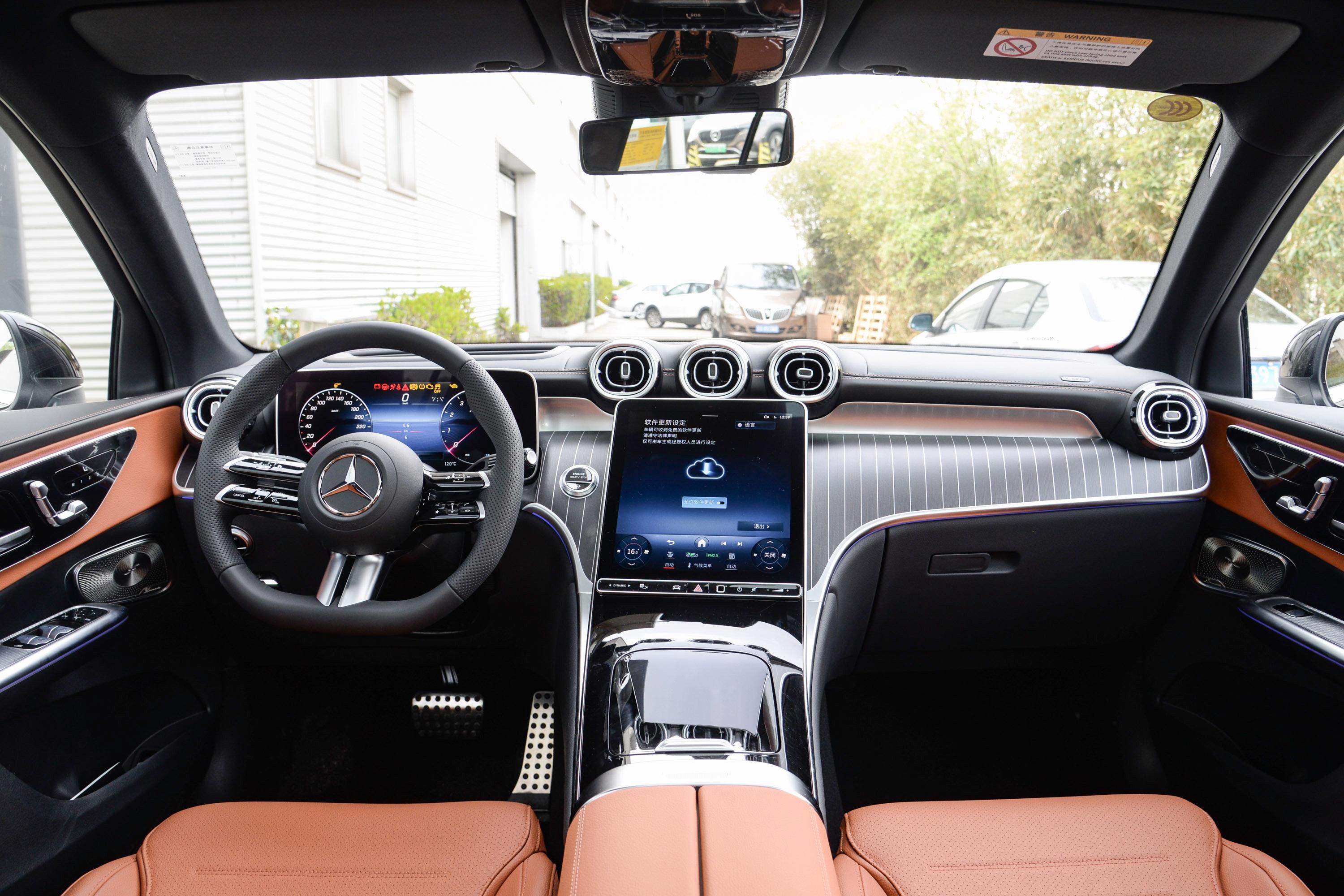 【奔驰GLCGLC 300 L 4MATIC 豪华型 5座内饰全景正拍图片-汽车图片大全】-易车