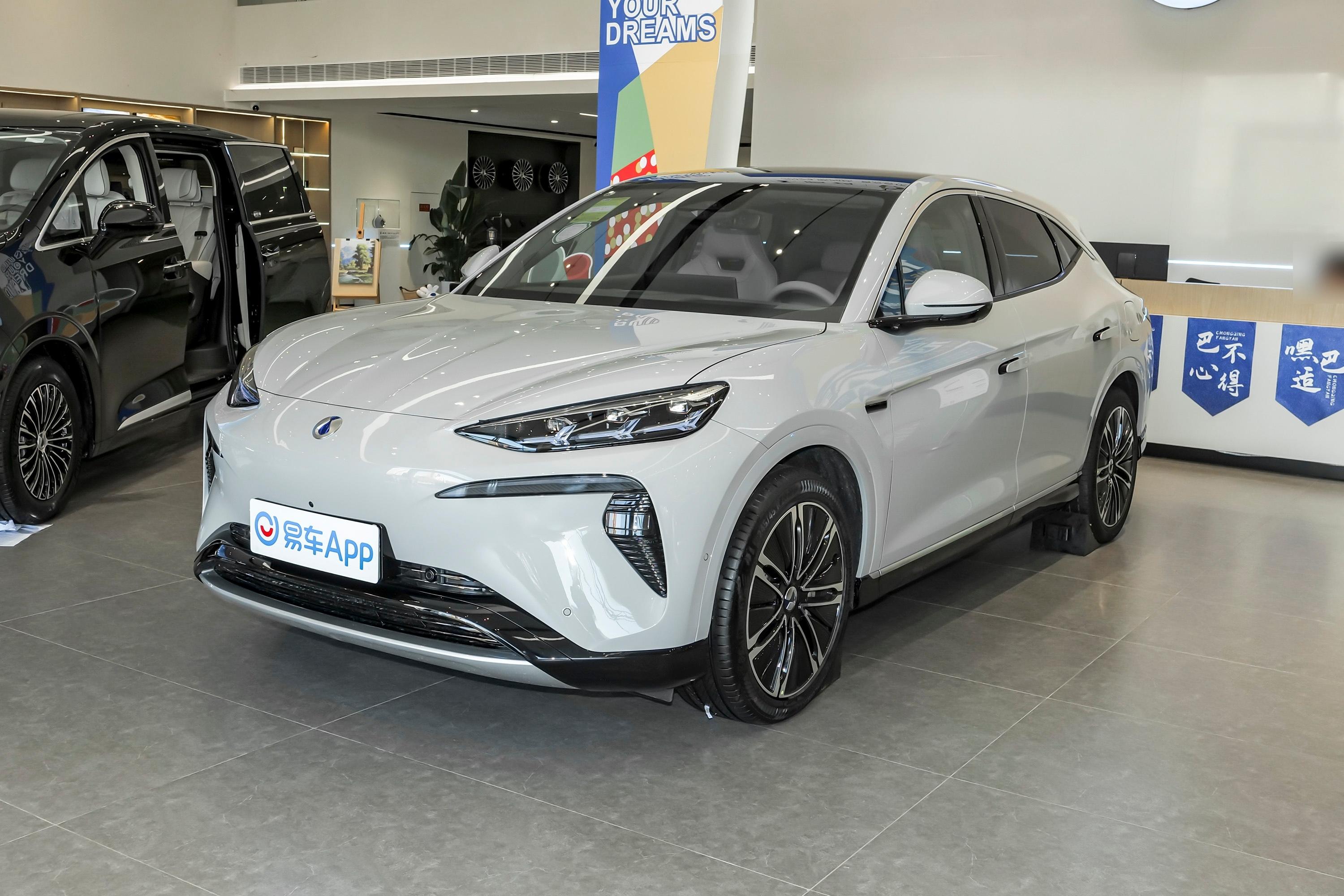 【腾势N7630km 四驱智驾Max版侧前45度车头向左水平图片-汽车图片大全】-易车