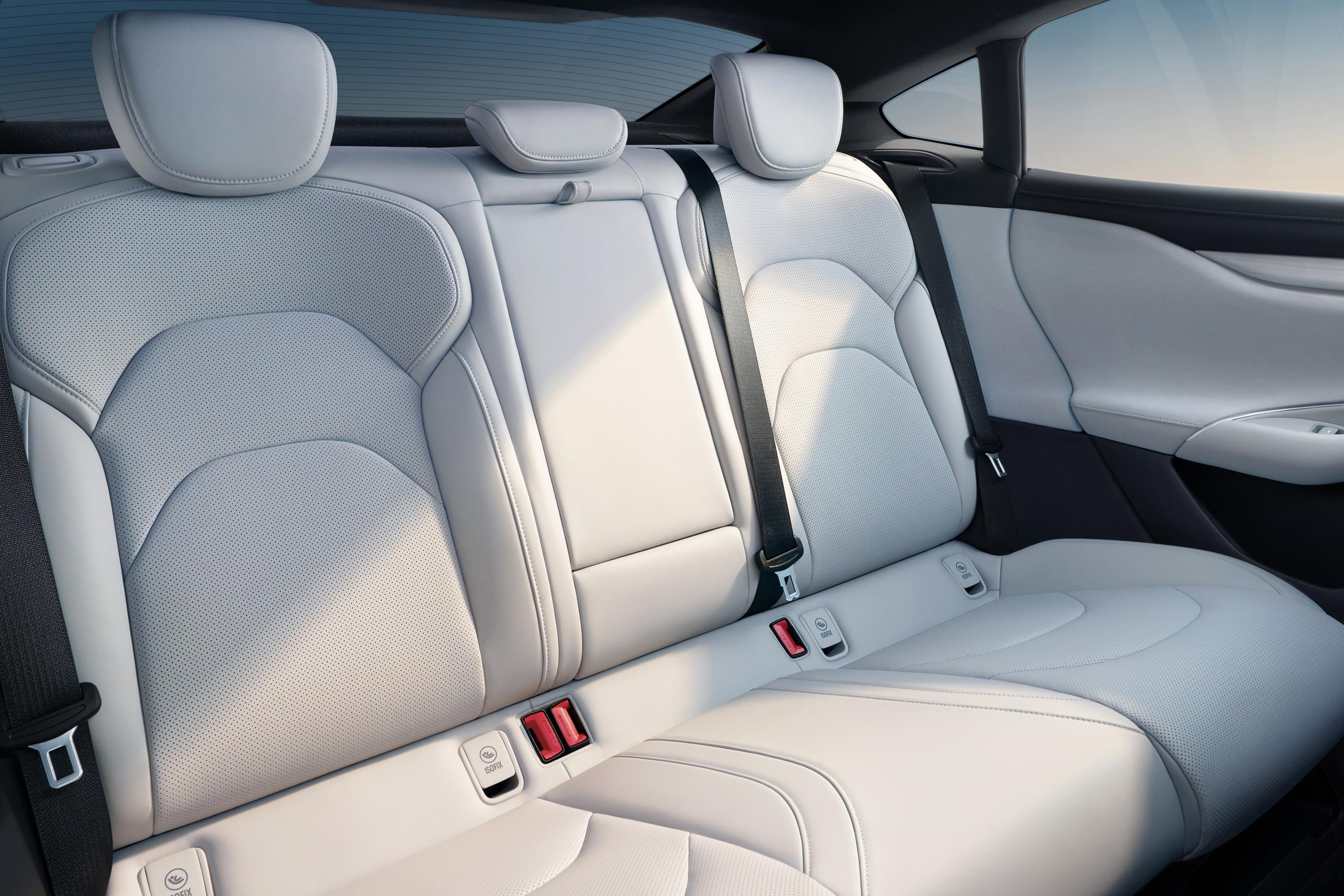 【小米SU7800km 四驱Max超长续航高阶智驾版空间图片-汽车图片大全】-易车