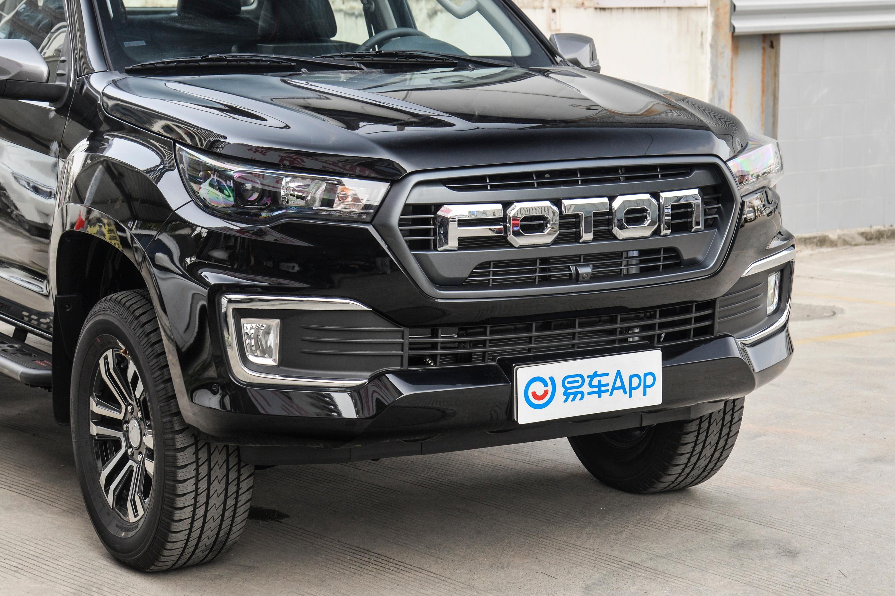 【大将军F9青春版 2.0T 手动四驱标箱精英型 柴油前格栅侧俯拍图片-汽车图片大全】-易车