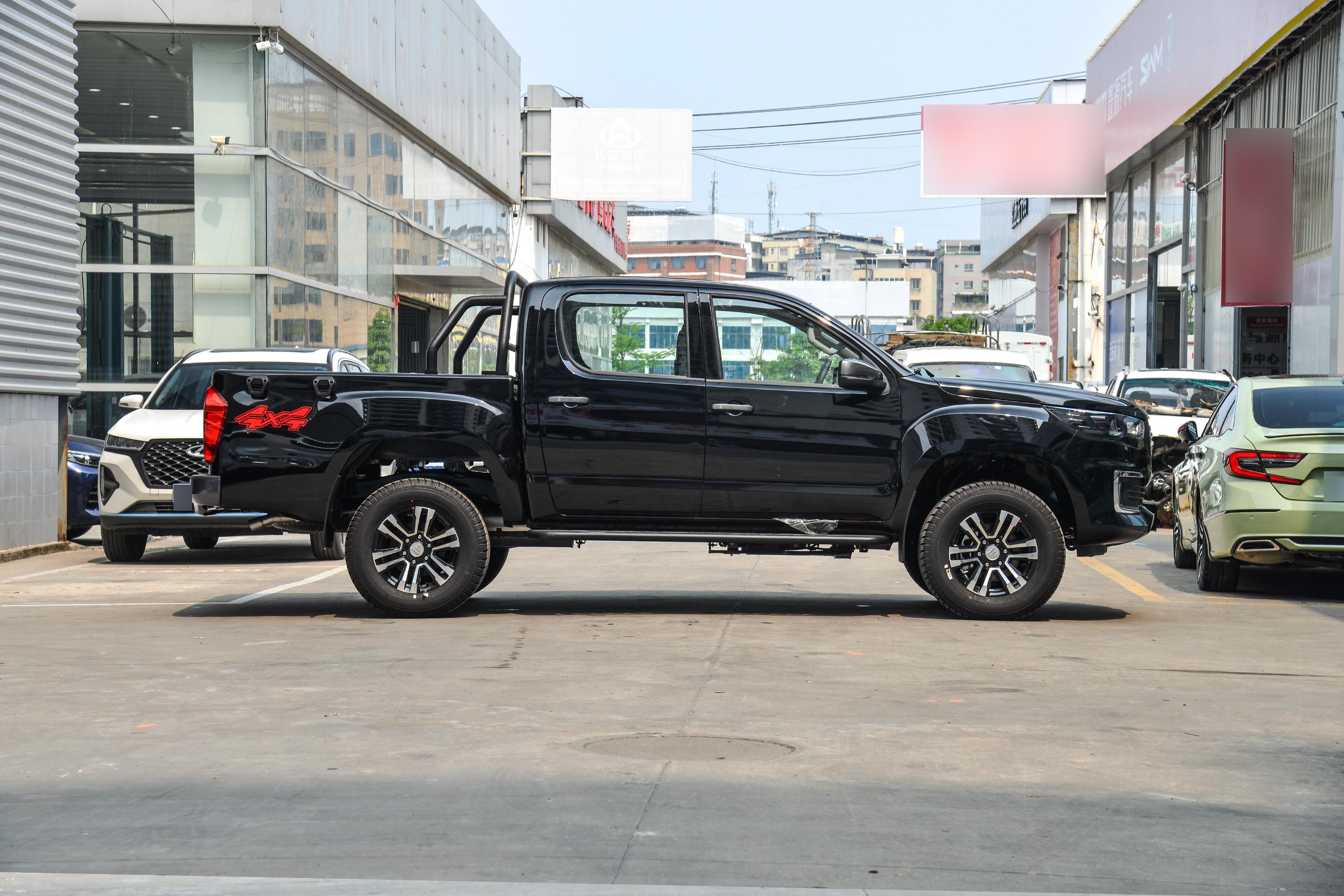 【大将军F9青春版 2.0T 手动四驱标箱精英型 柴油正侧车头向右水平图片-汽车图片大全】-易车