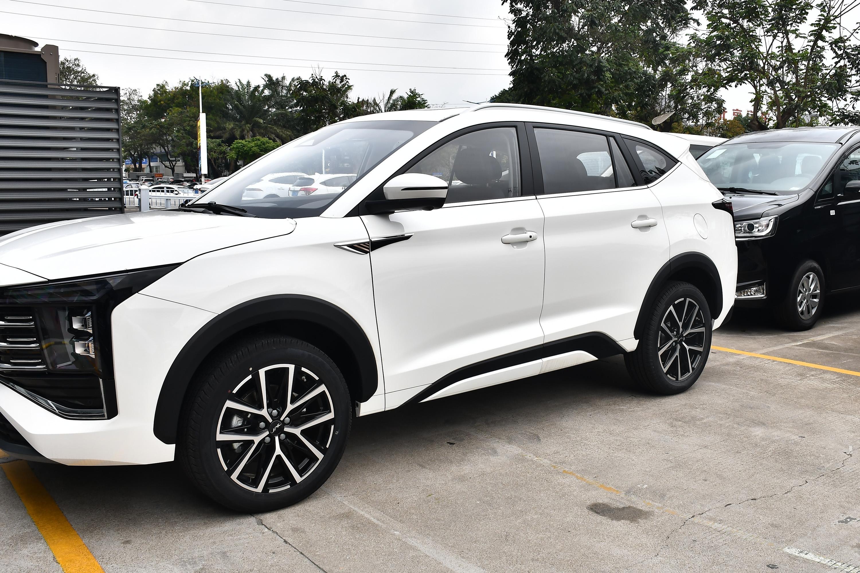 【江淮X8 PLUS1.5T 双离合智旅版 7座外观细节图片-汽车图片大全】-易车