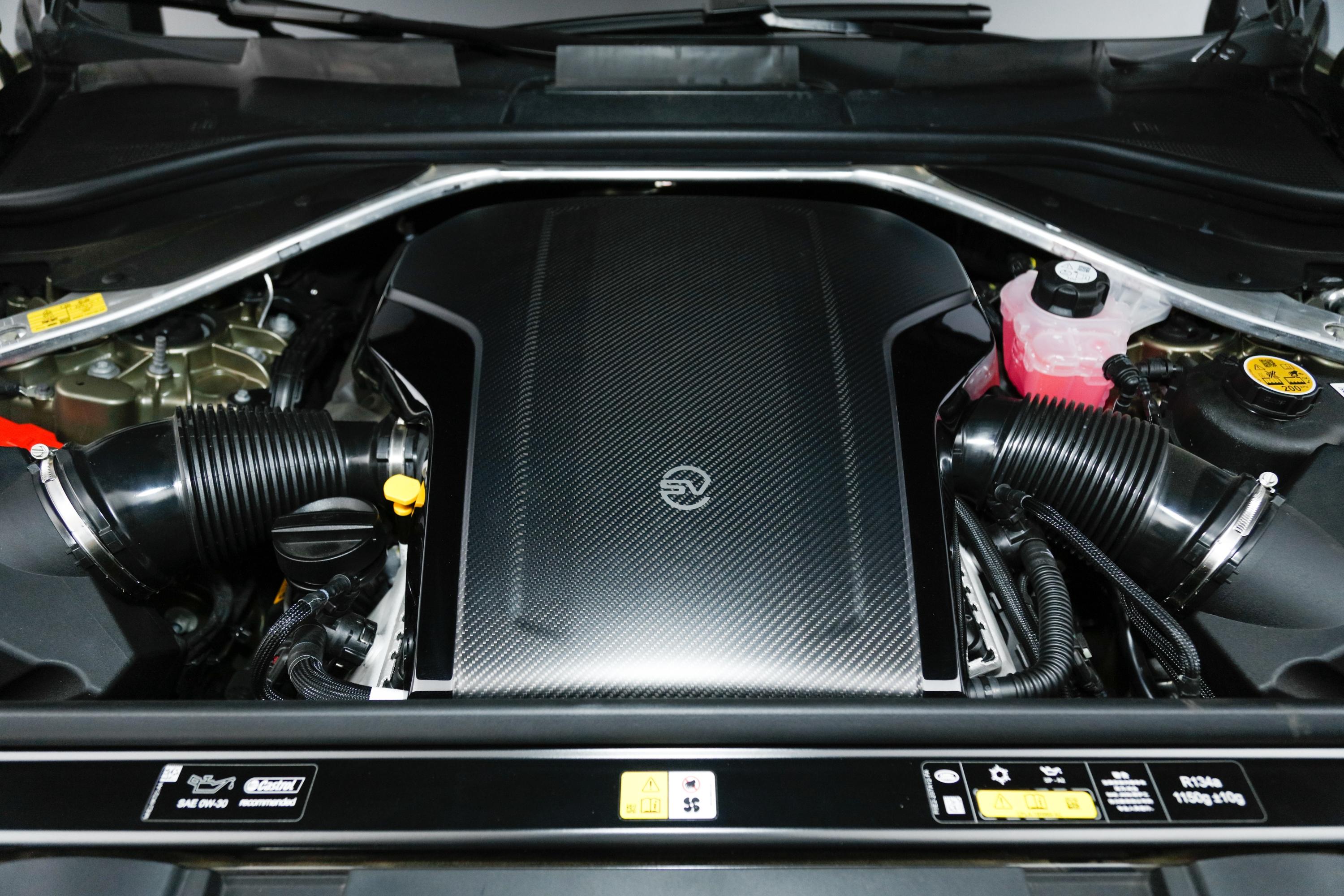 【揽胜运动版4.4T SV Edition One发动机特写图片-汽车图片大全】-易车