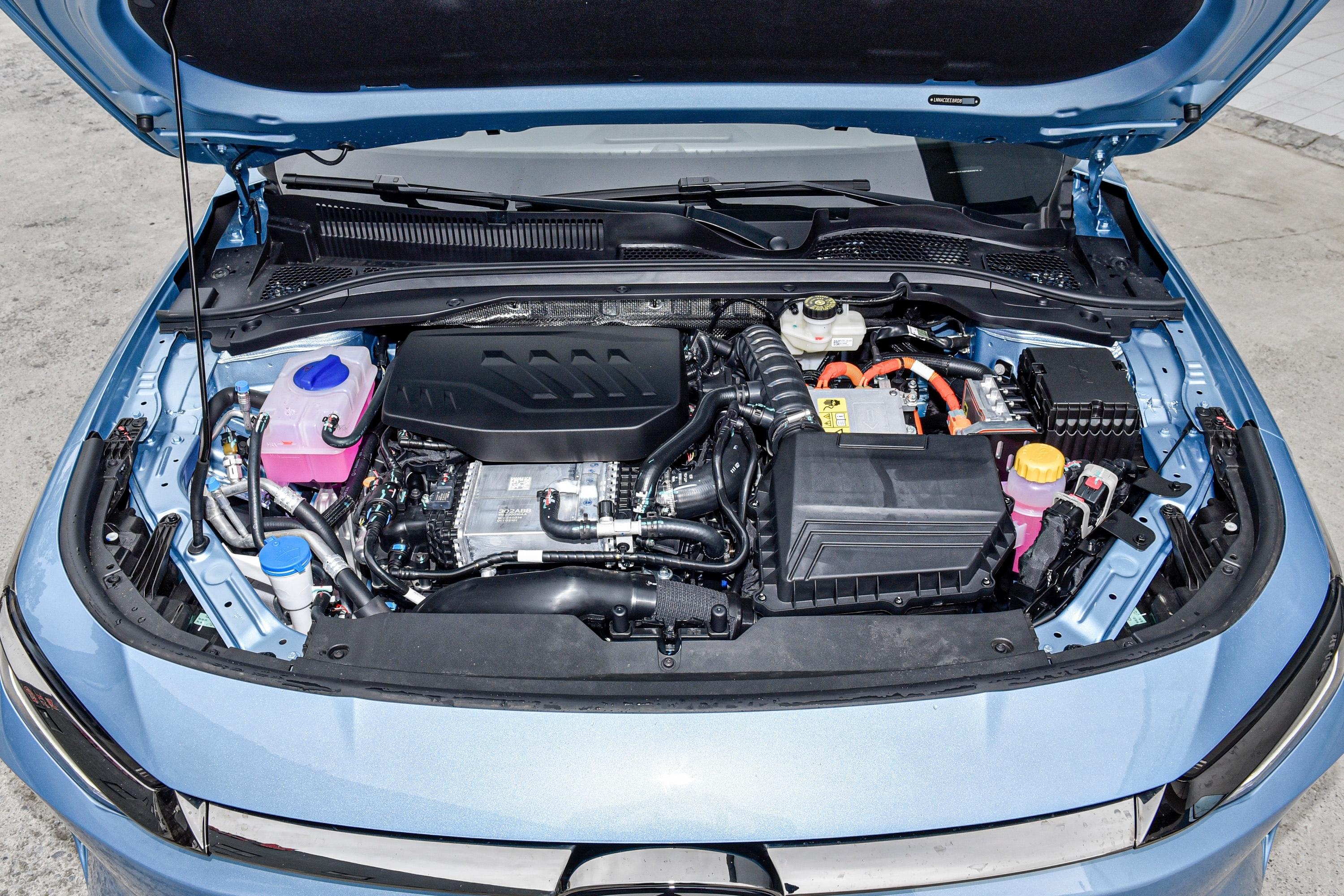 【风云A8远航版 1.5T 127km 豪华型前舱整体图片-汽车图片大全】-易车