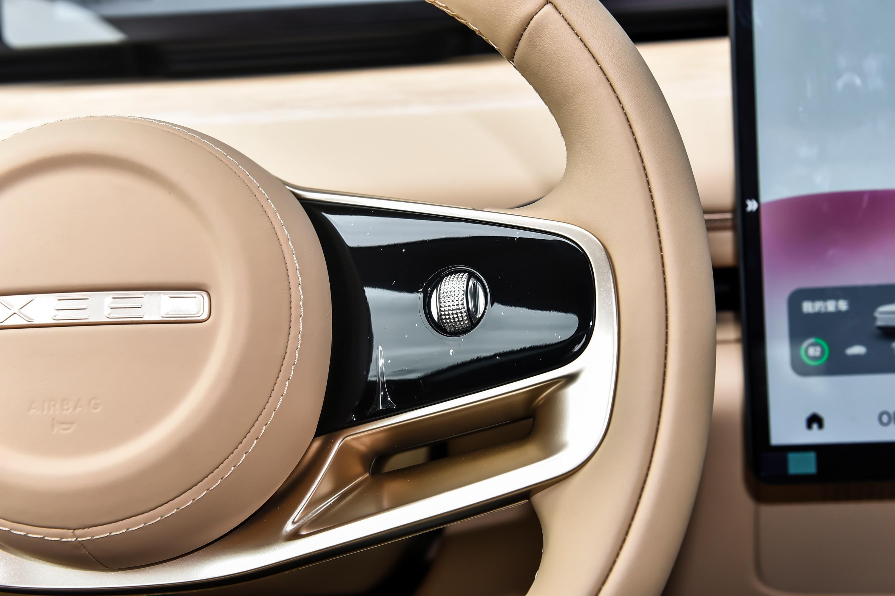 【星纪元 ET纯电版 540km 四驱Pro右侧方向盘功能按键图片-汽车图片大全】-易车