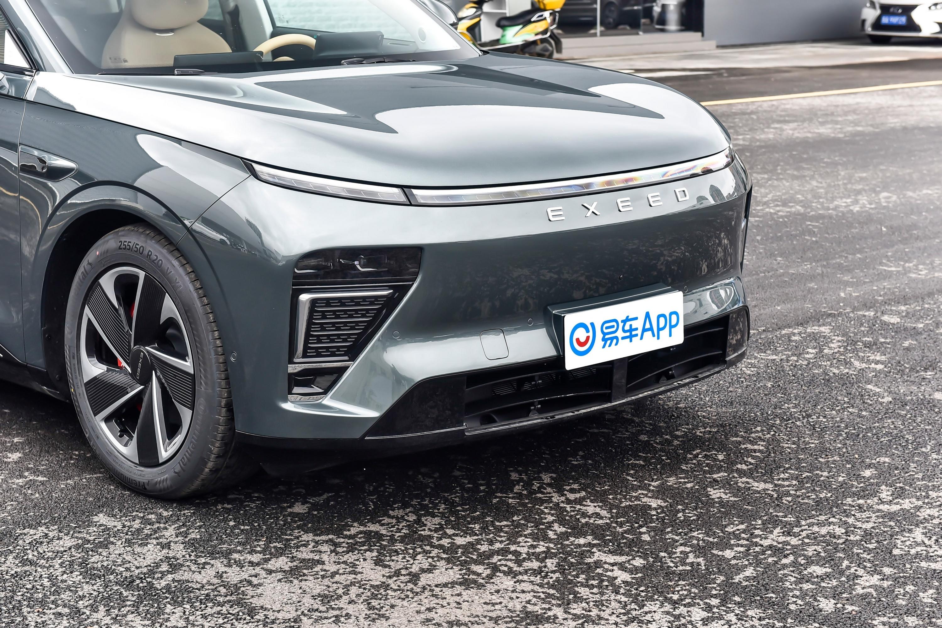 【星纪元 ET纯电版 540km 四驱Pro前格栅侧俯拍图片-汽车图片大全】-易车